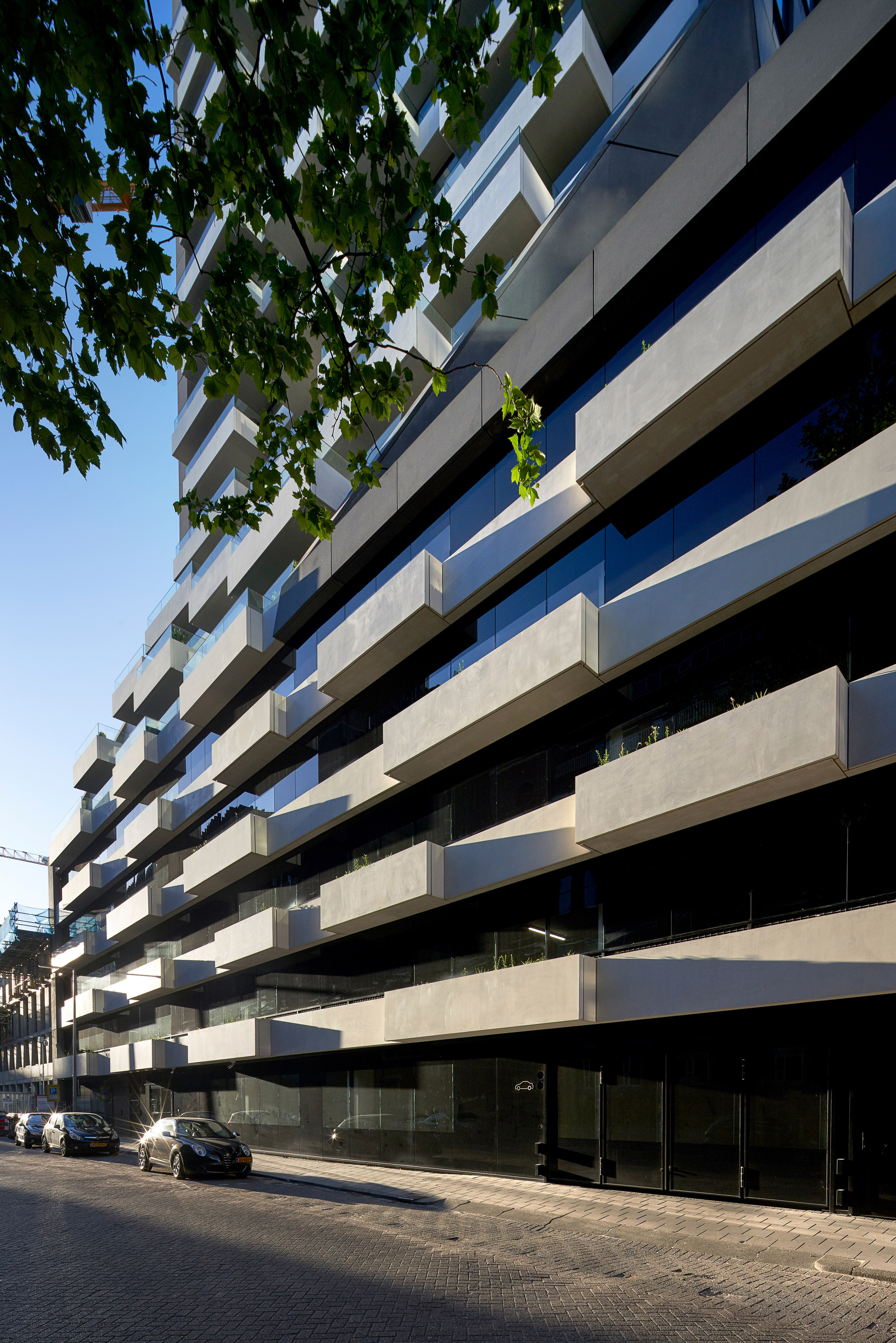 Gallery of The Muse Residential Tower / Barcode Architects - 7