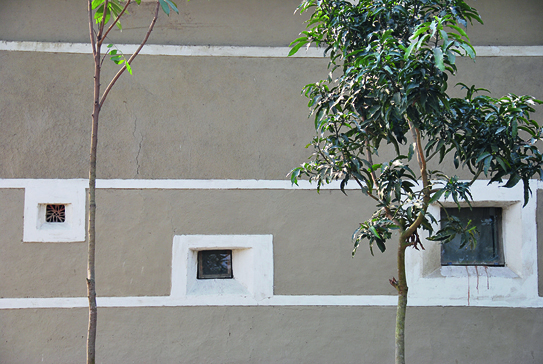 Gallery of HOMEmade Family Houses / Studio Anna Heringer - 6