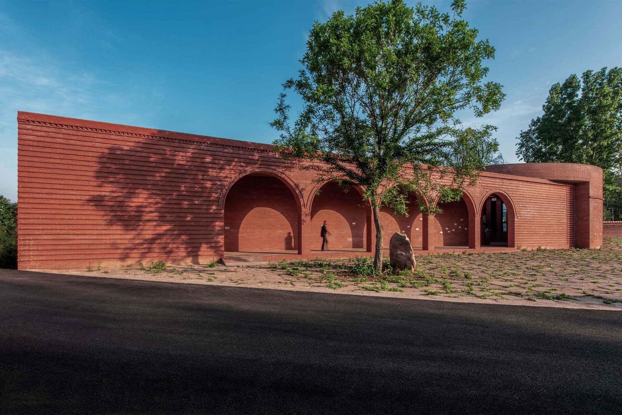 Gallery of Lizigou Red Brick Ceremonial Hall Building / KEYWORKS ...