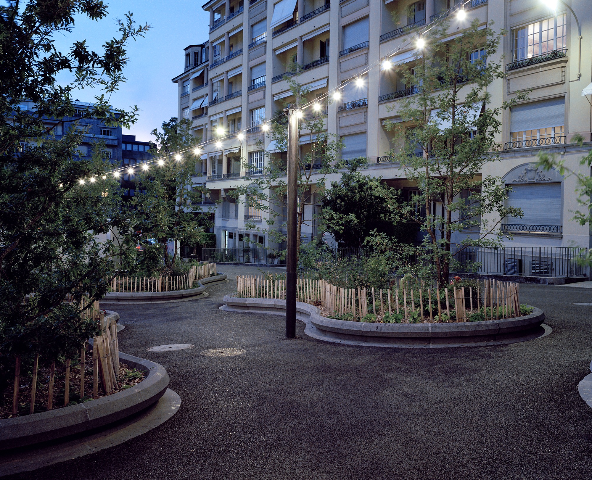 Gallery of 7000 Oaks Park at CEVA Station / Leopold Banchini Architects ...