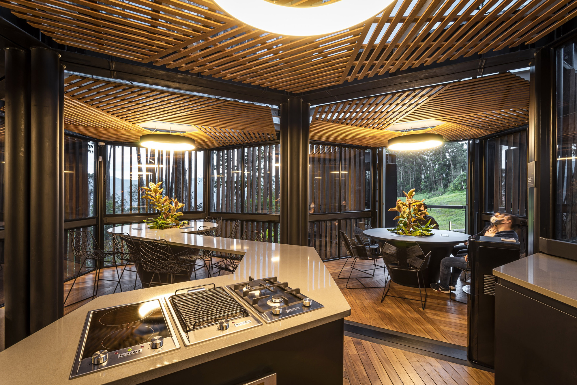 Gallery of Contree Experience Room / Ingeniería y Diseño Digital - IDD ...