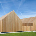 Fachadas de listones de madera: Ritmo y translucidez | ArchDaily en Español