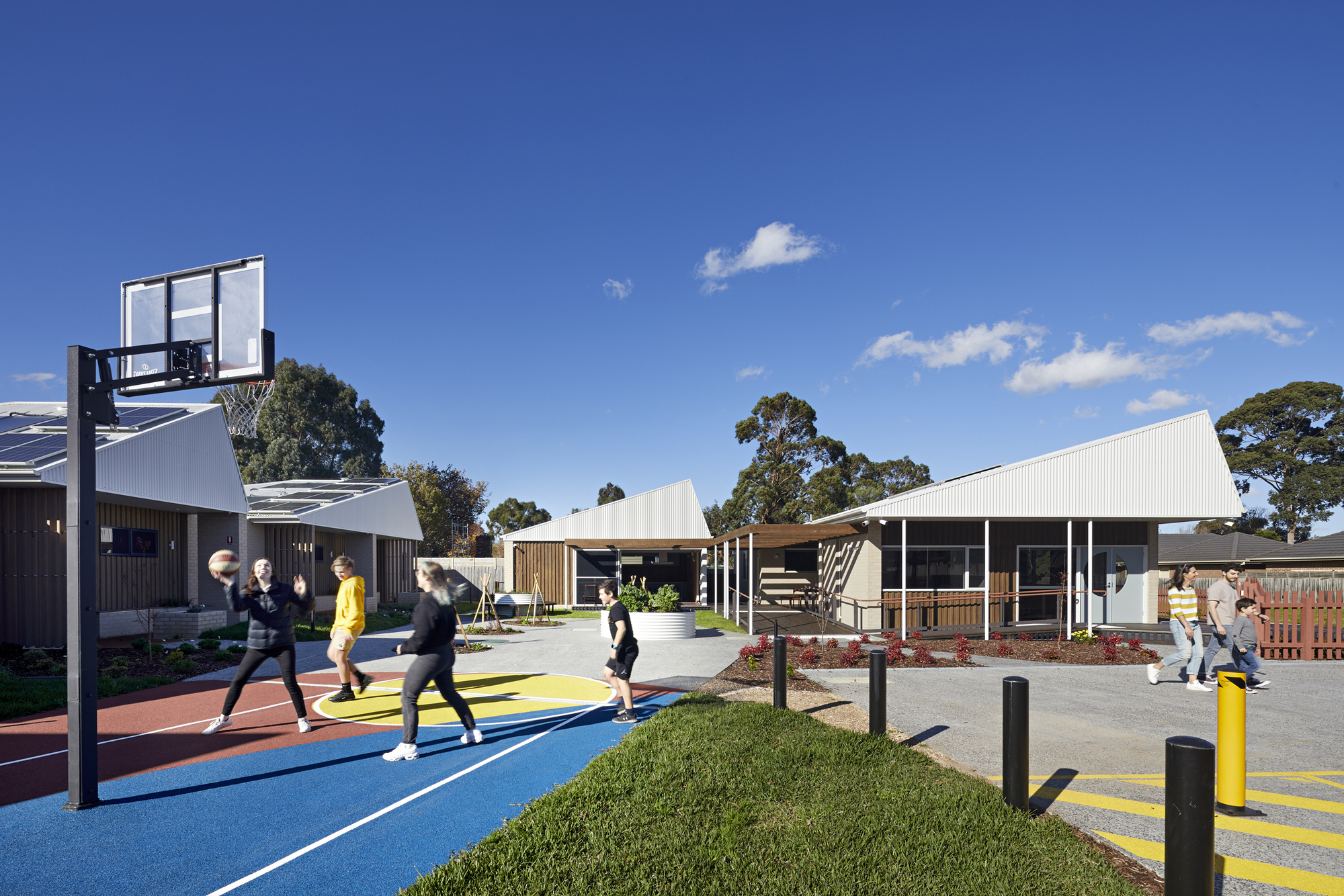 Wayss Youth Transition Hub / BENT Architecture | ArchDaily