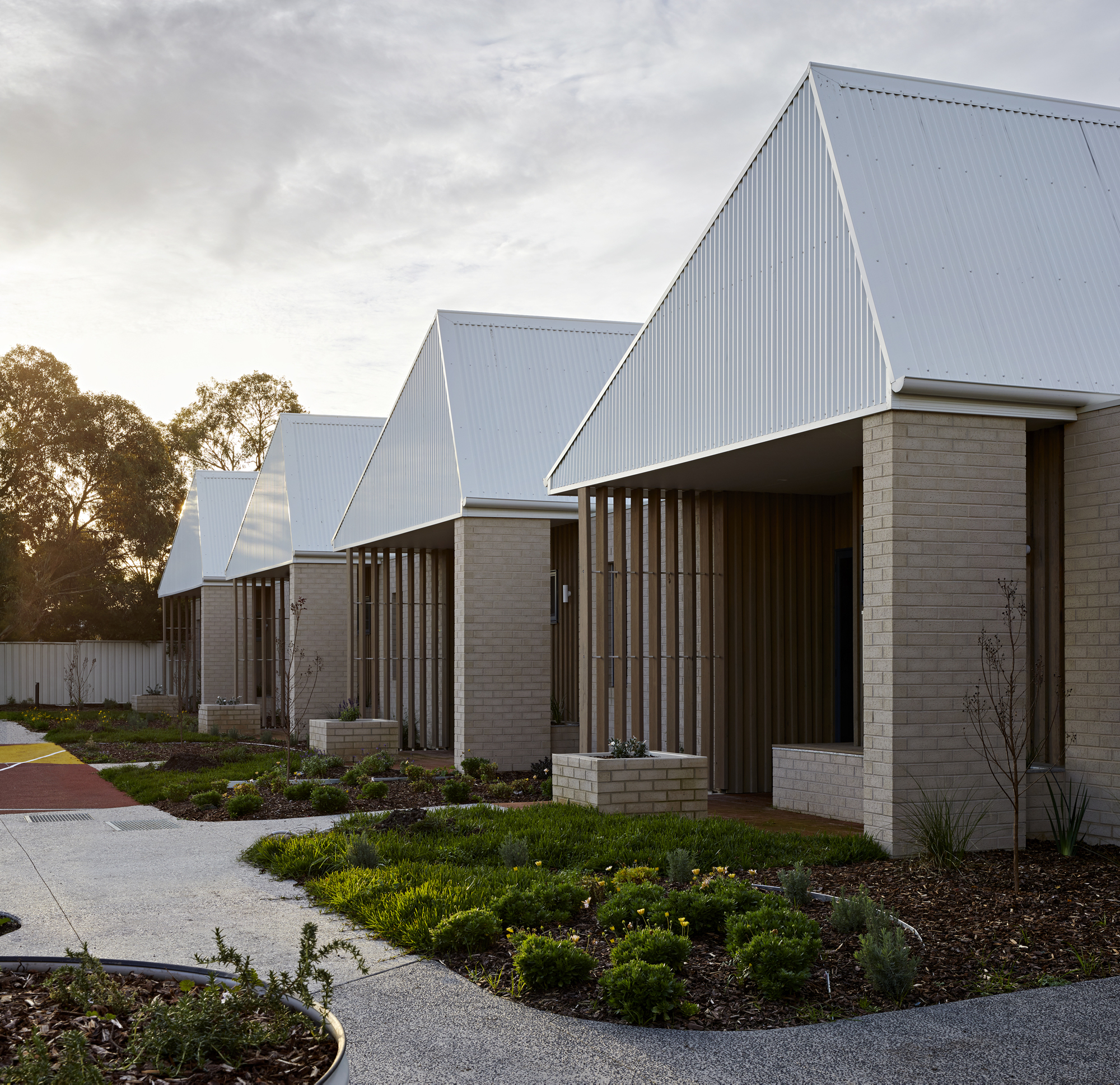 Gallery of Wayss Youth Transition Hub / BENT Architecture - 11