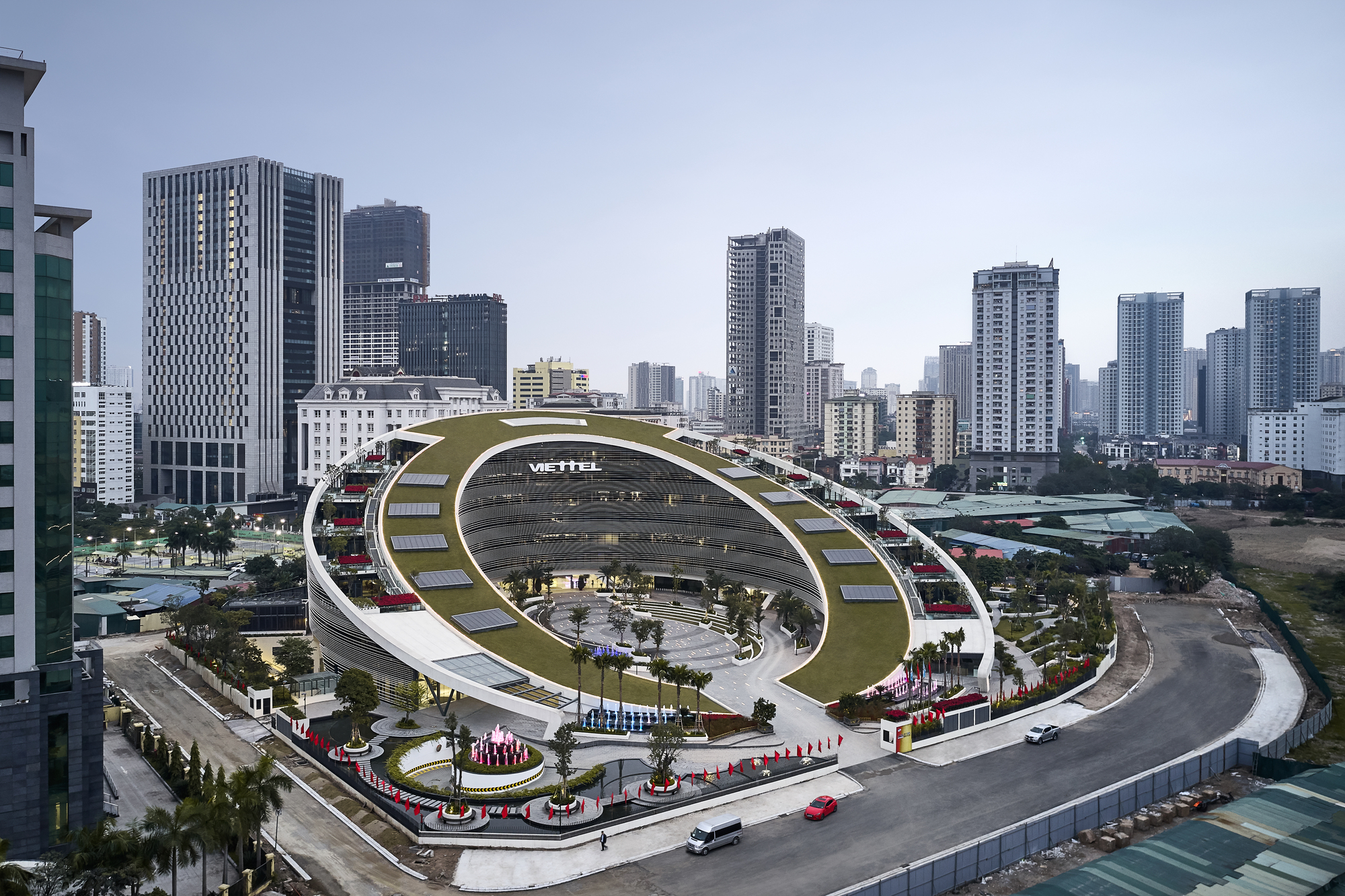 Gallery of Viettel Headquarters / Gensler - 9