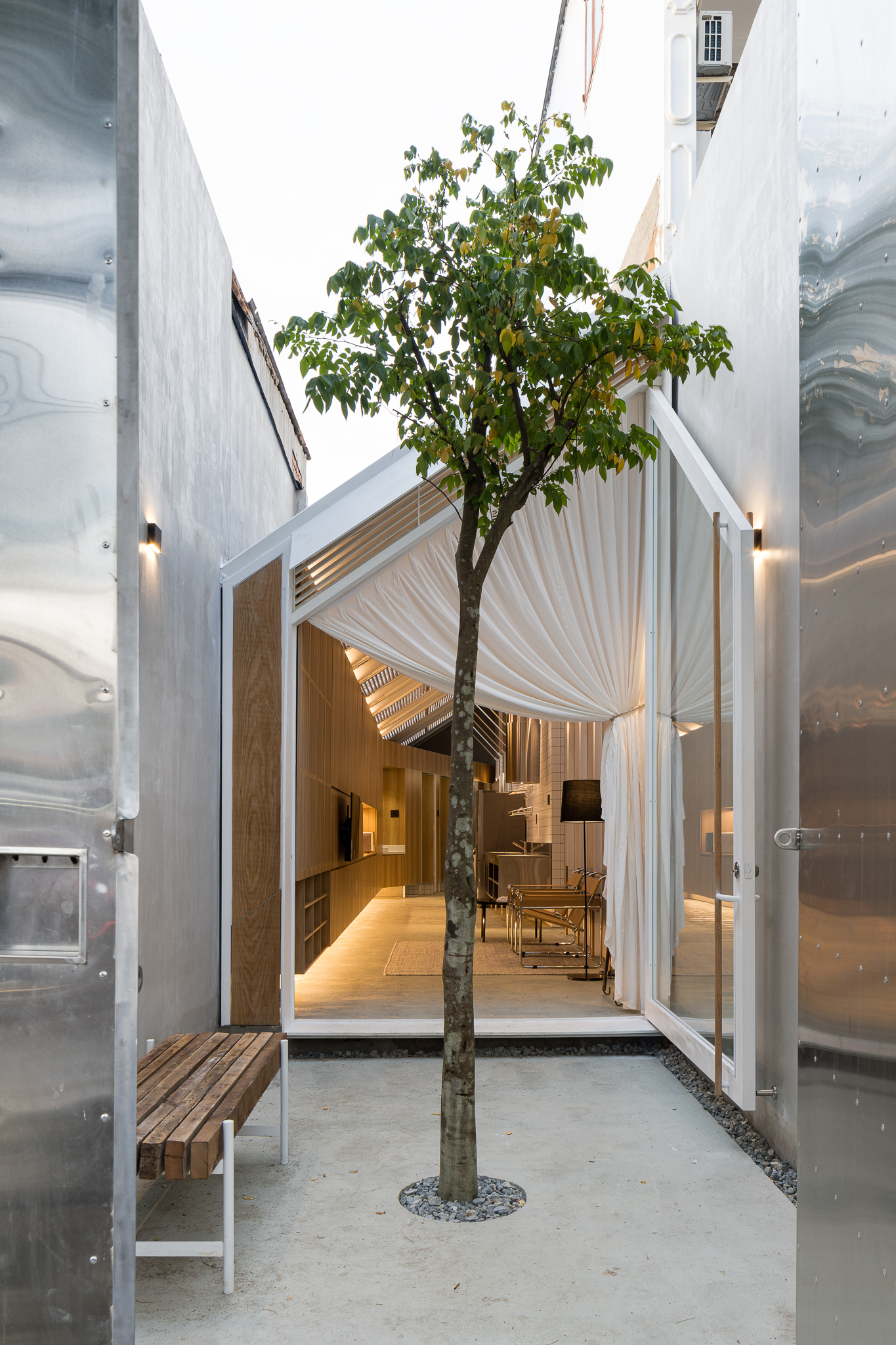 Galería de Casa 303 / Sawadeesign Studio - 40