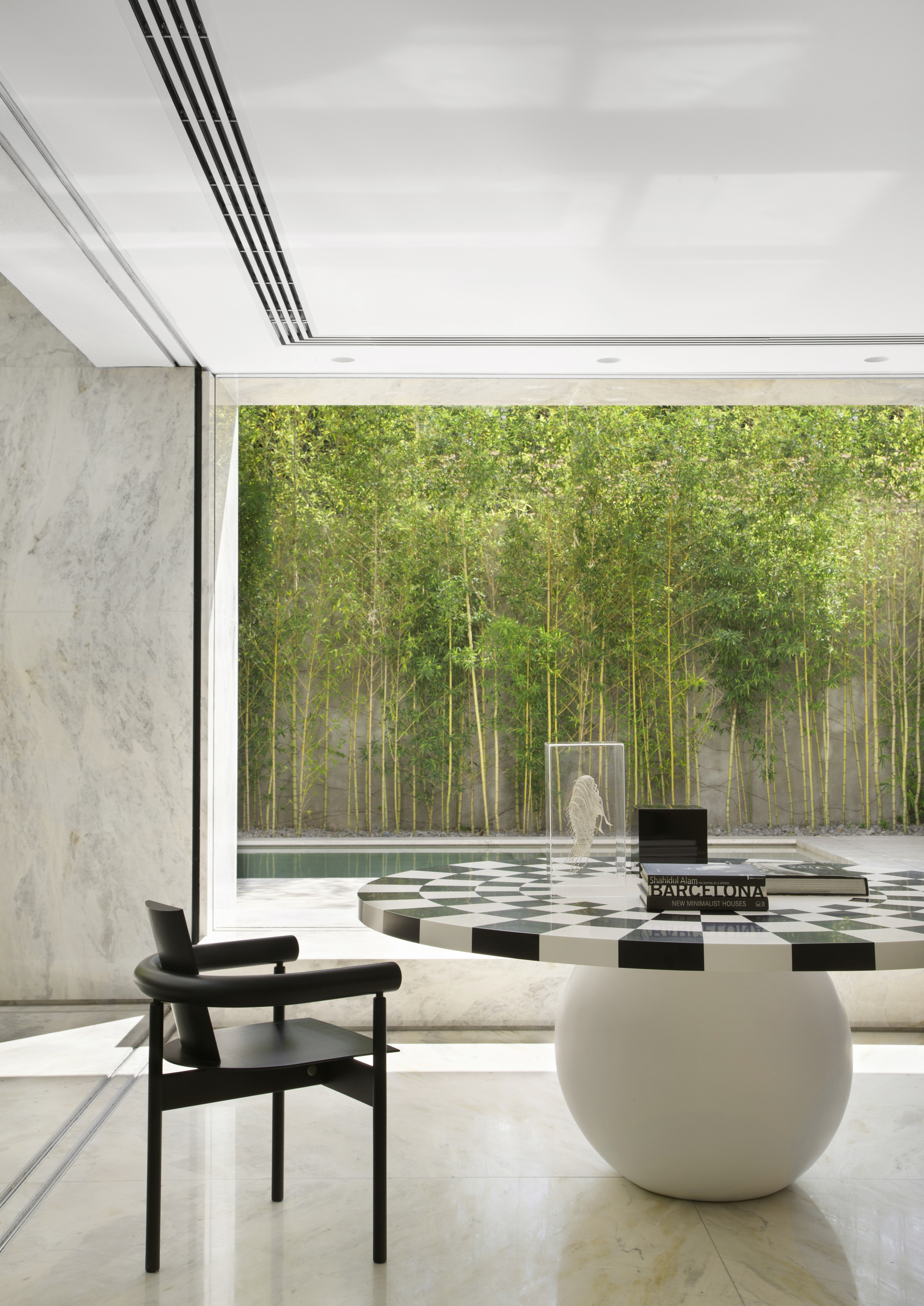 Gallery of Light House / Studio Guilherme Torres - 8