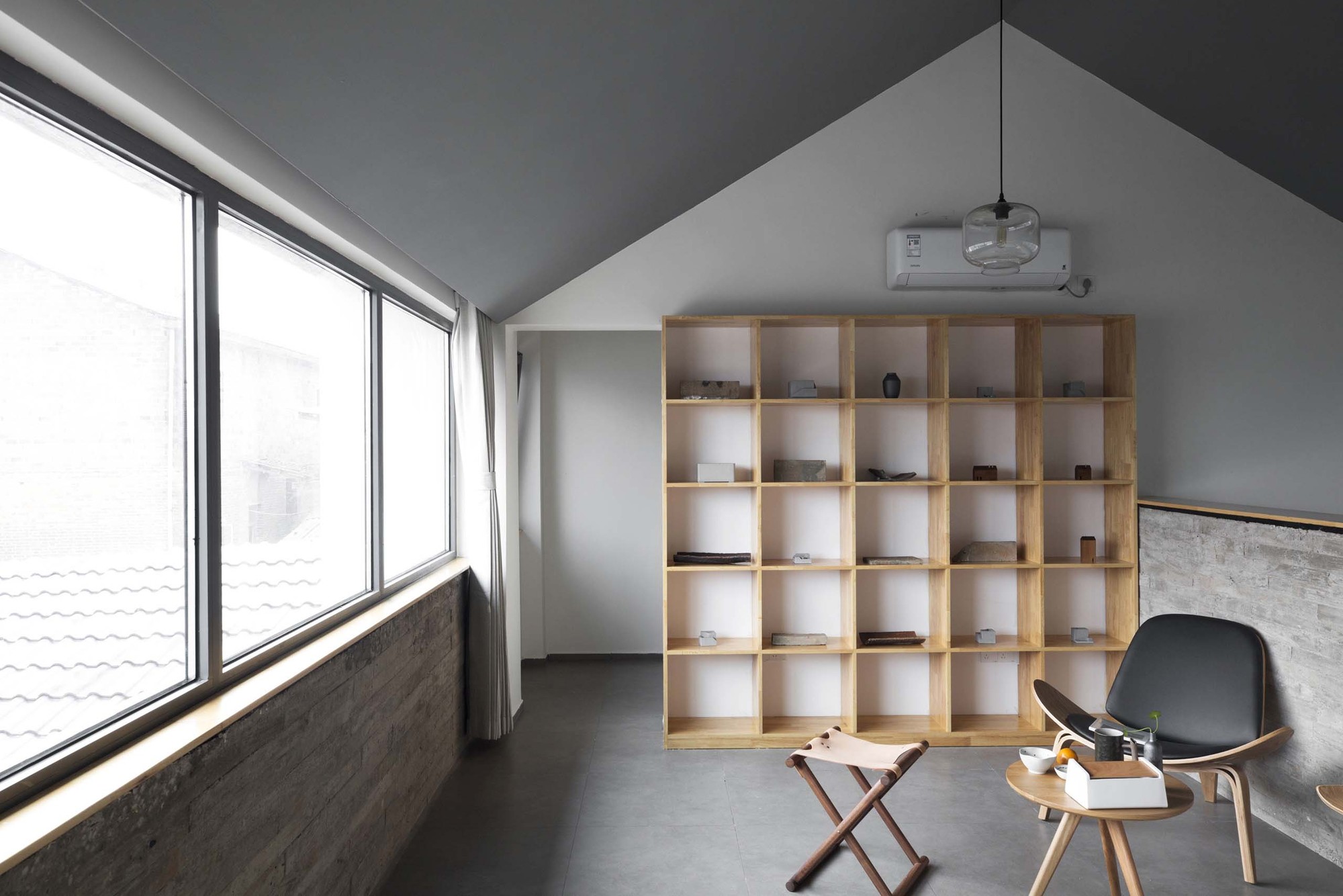 Gallery of Tang House / Atelier ZAI - 19