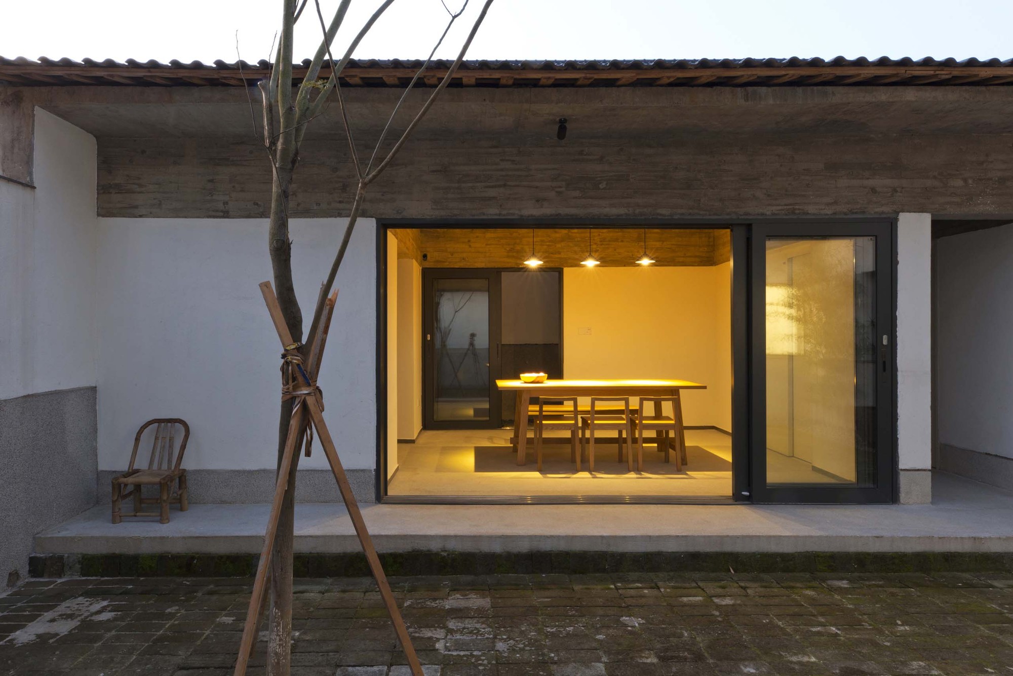 Gallery of Tang House / Atelier ZAI - 3