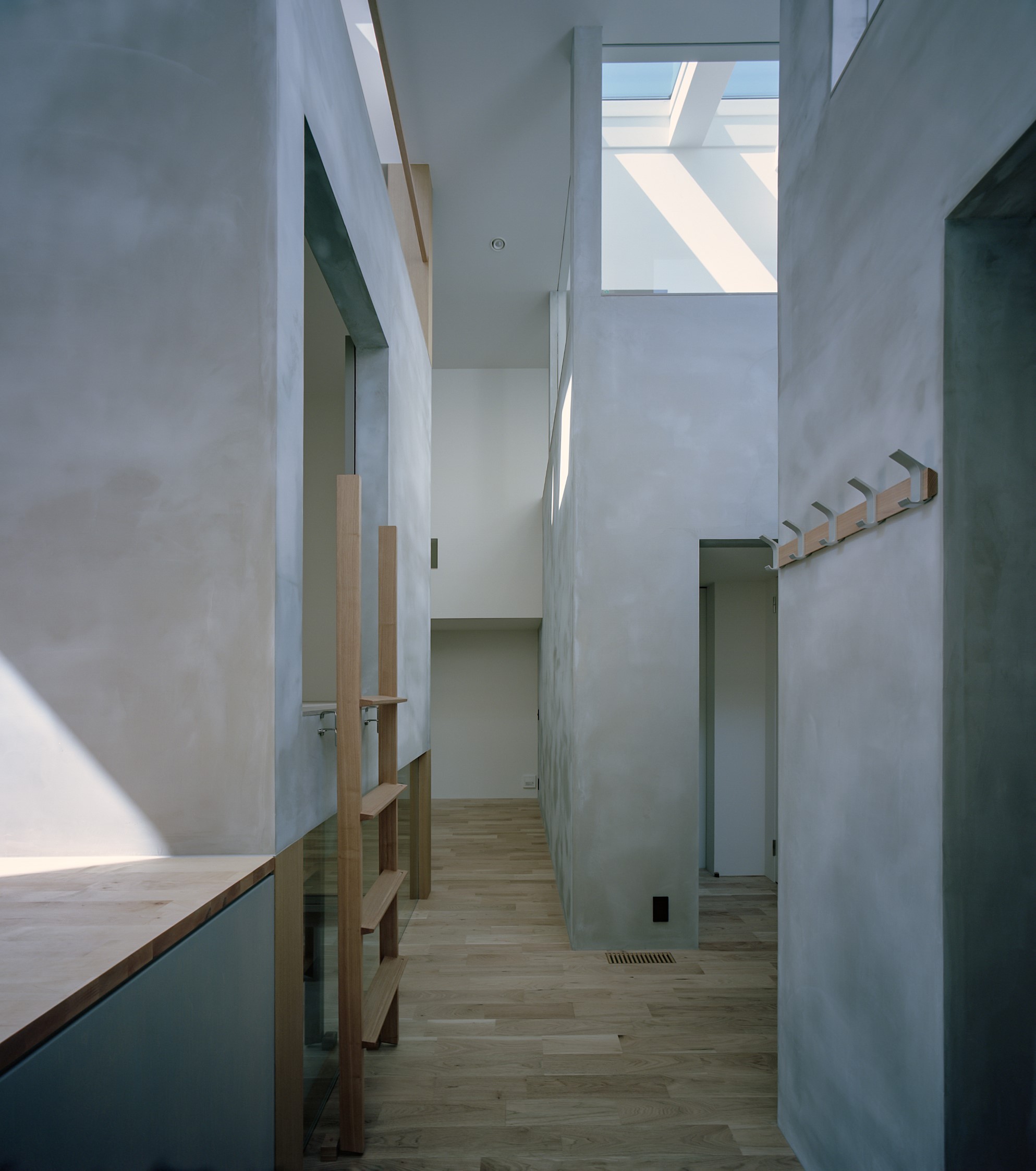 Gallery of House with Light Void / FujiwaraMuro Architects - 3