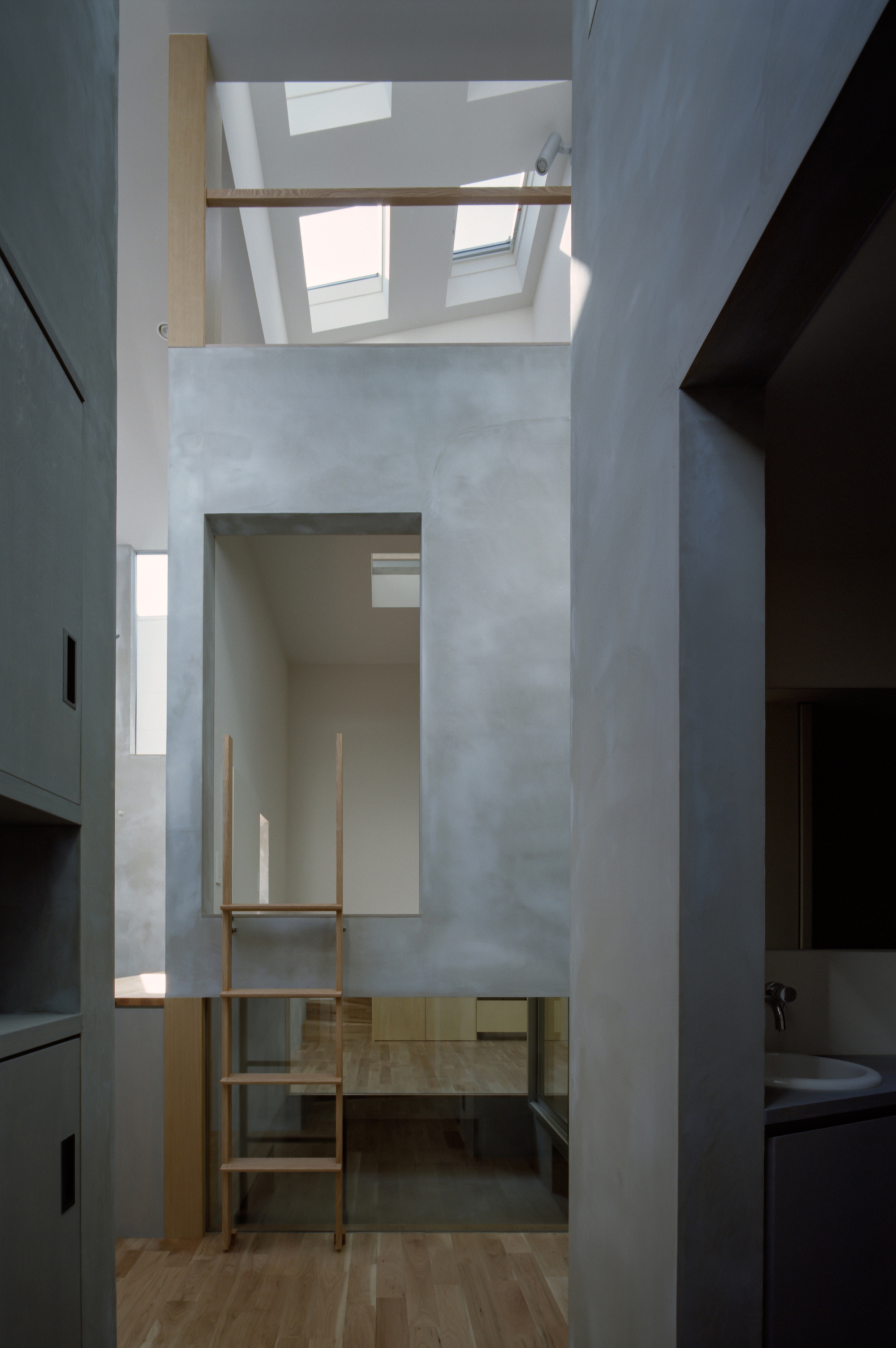 Gallery of House with Light Void / FujiwaraMuro Architects - 14