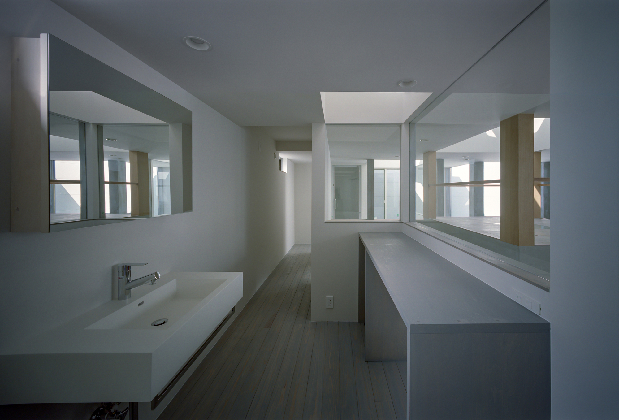 Gallery of House with Light Void / FujiwaraMuro Architects - 12