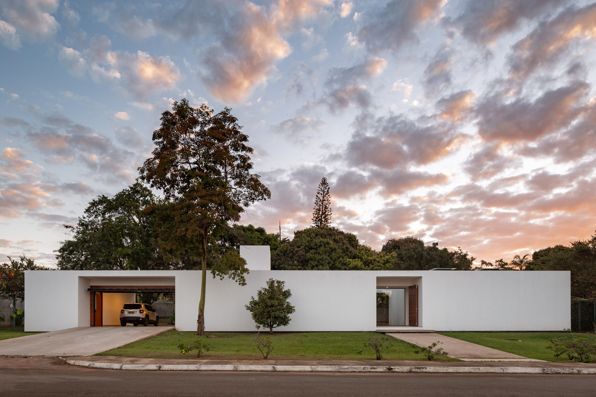 Gallery of Park Way House / ARQBR Arquitetura e Urbanismo - 1