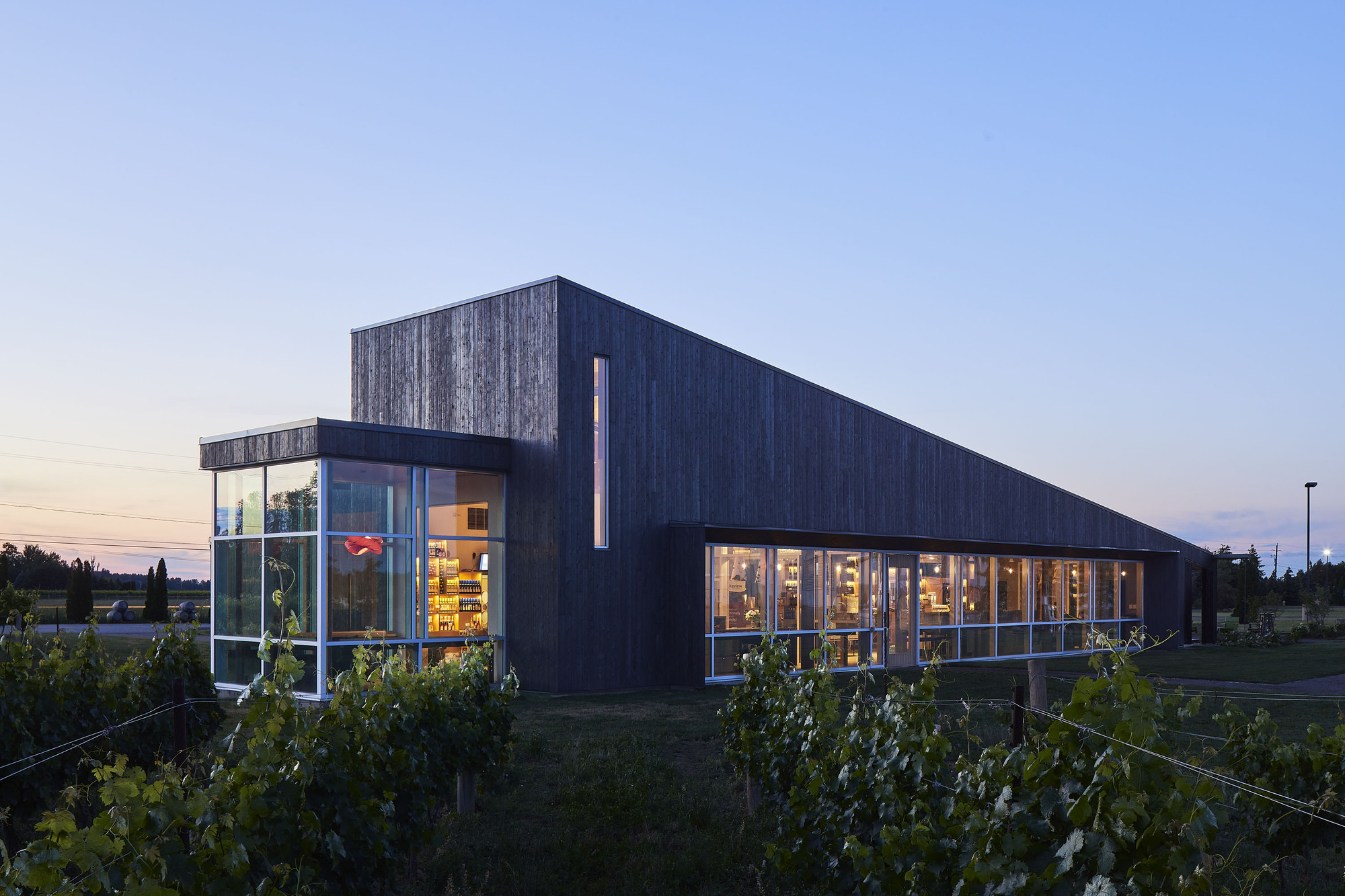 Gallery of Lakeview Wine Co. Retail & Tasting Pavilion / Curran Gacesa ...