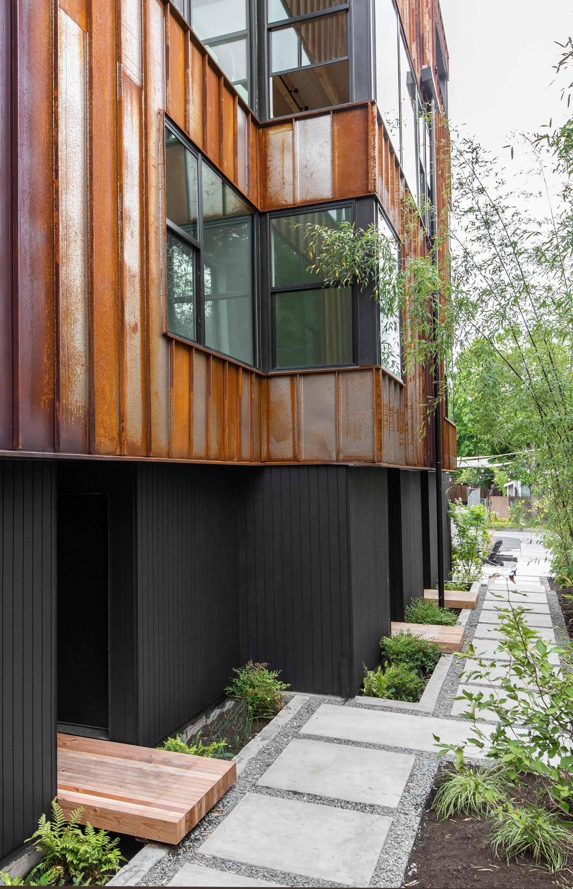 Gallery of Steel Stacks House / Hybrid - 14