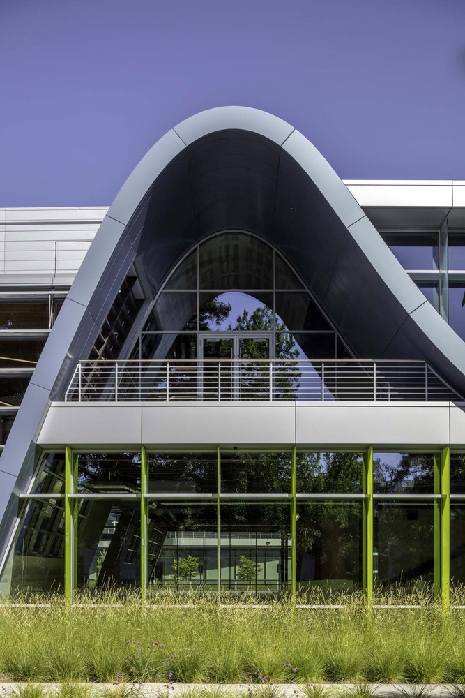 Gallery of Innovation Curve Technology Park at Stanford Research Park ...