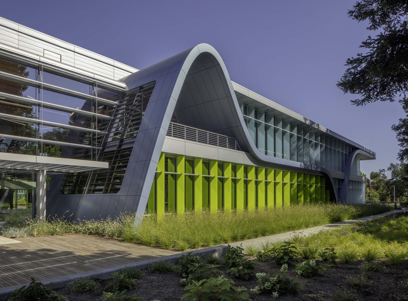 Gallery of Innovation Curve Technology Park at Stanford Research Park ...