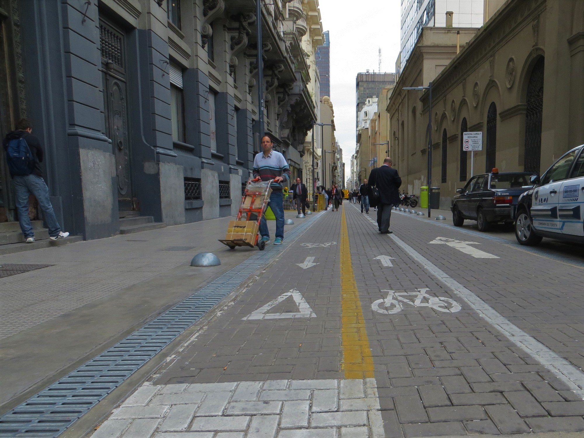 Galeria de Gestão de espaços públicos na retomada pós-Covid: escala da ...