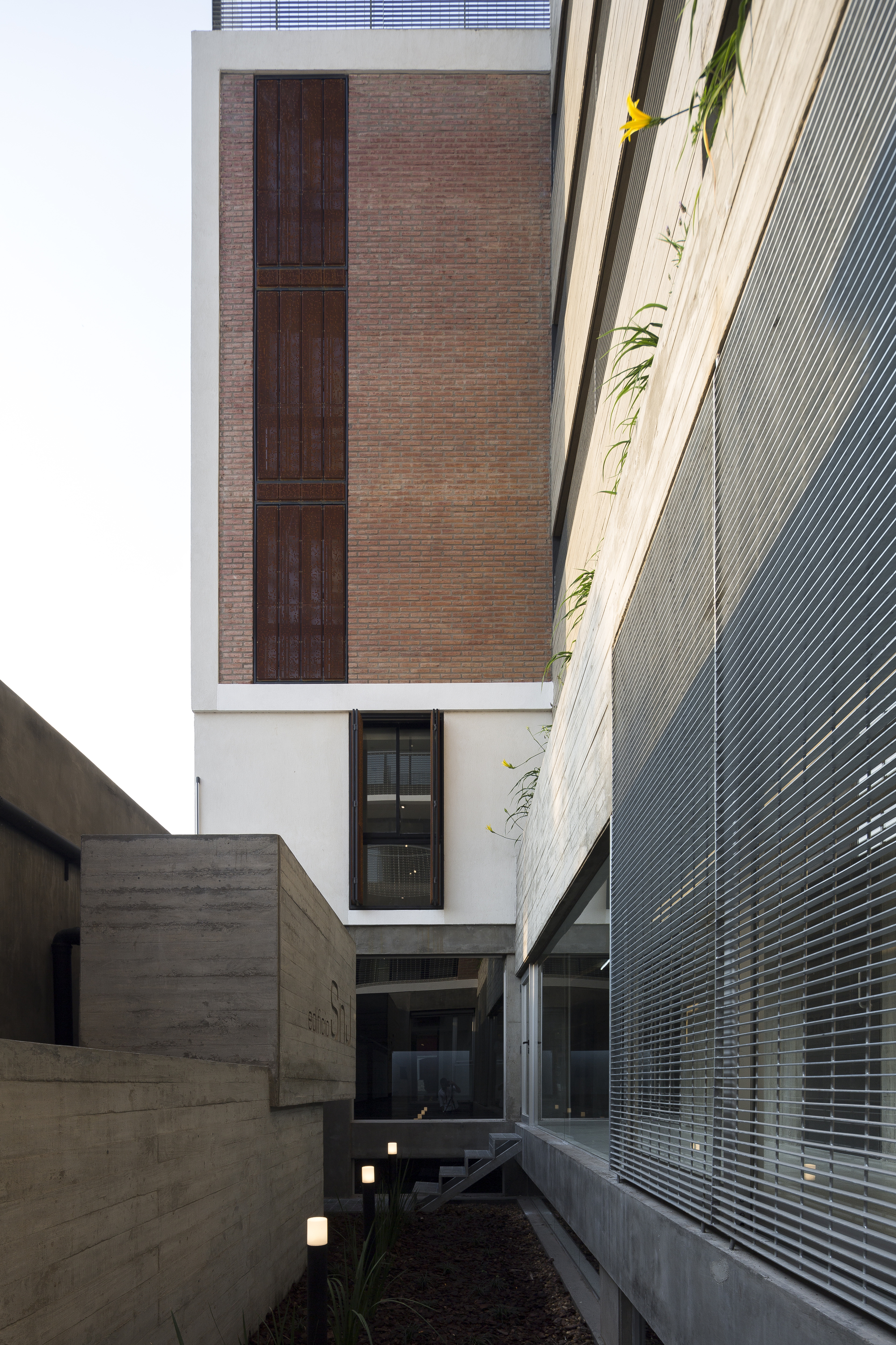 Gallery of Empilhado [SnJ] Building Renovation / 3dF arquitectos - 8
