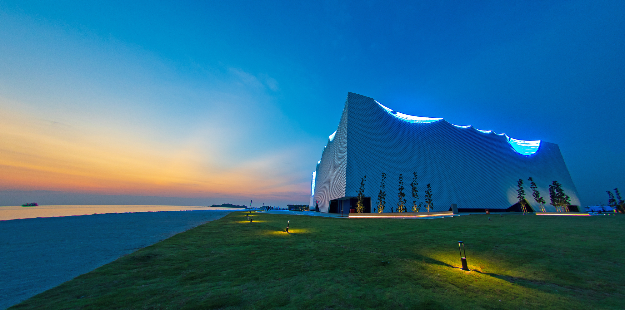 Gallery of Encore Melaka Theatre / ASIMA Architects - 12