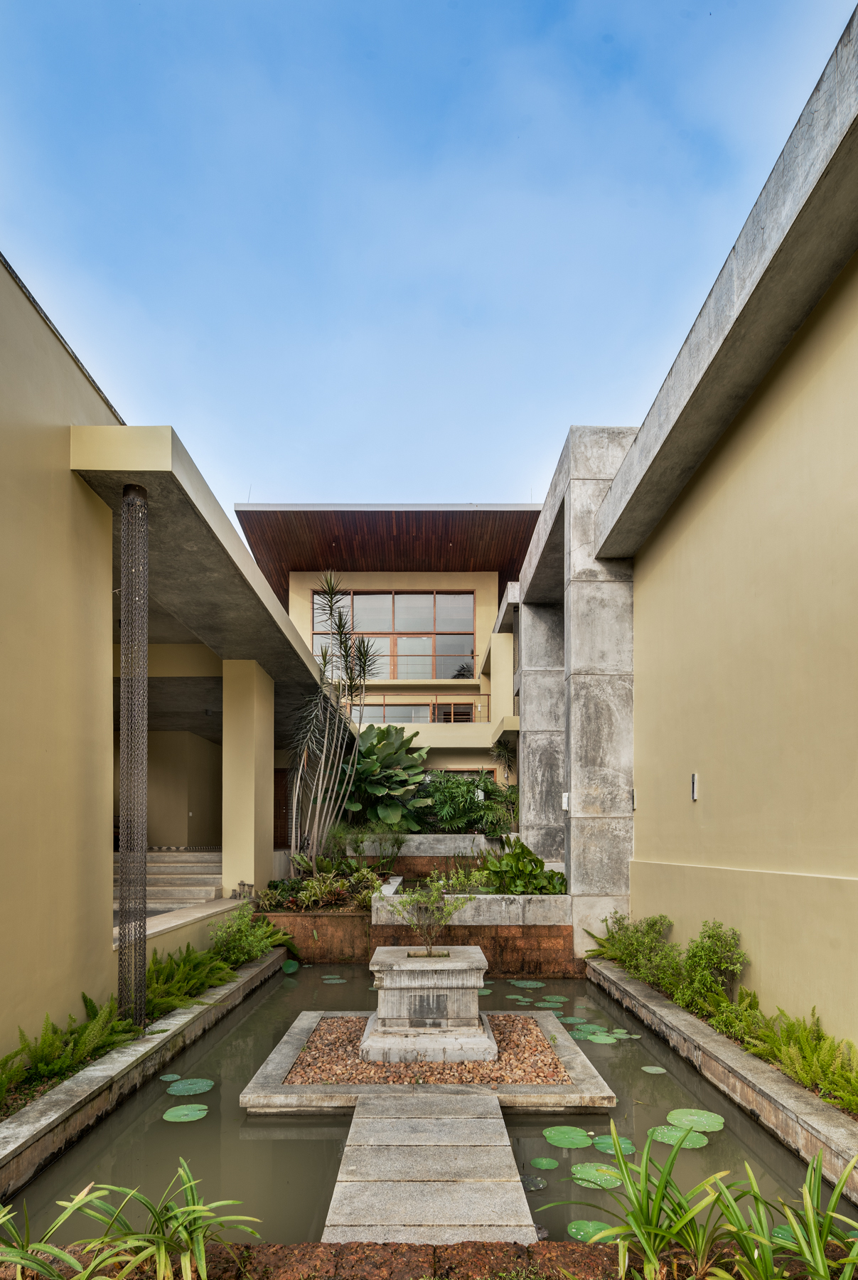 Gallery of Wayanad House / Khosla Associates - 5