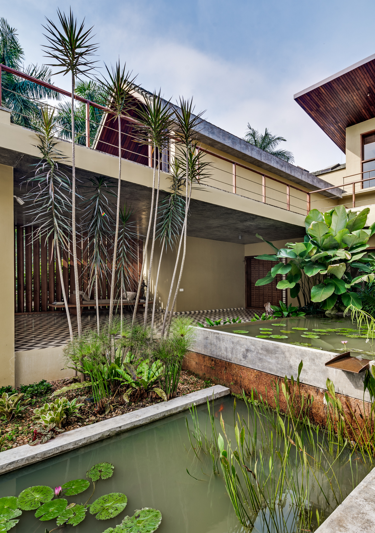 Gallery of Wayanad House / Khosla Associates - 17