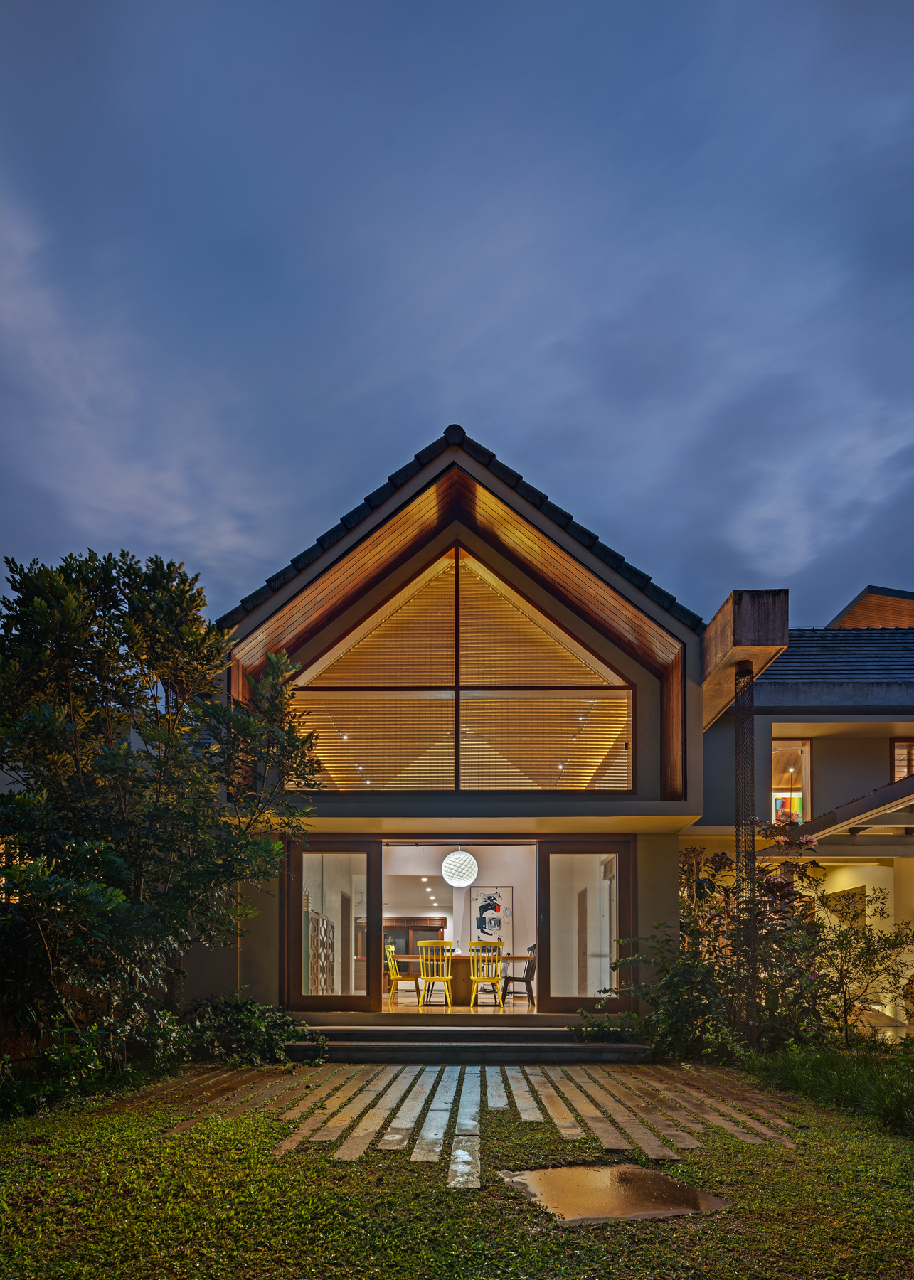 Gallery of Wayanad House / Khosla Associates - 23