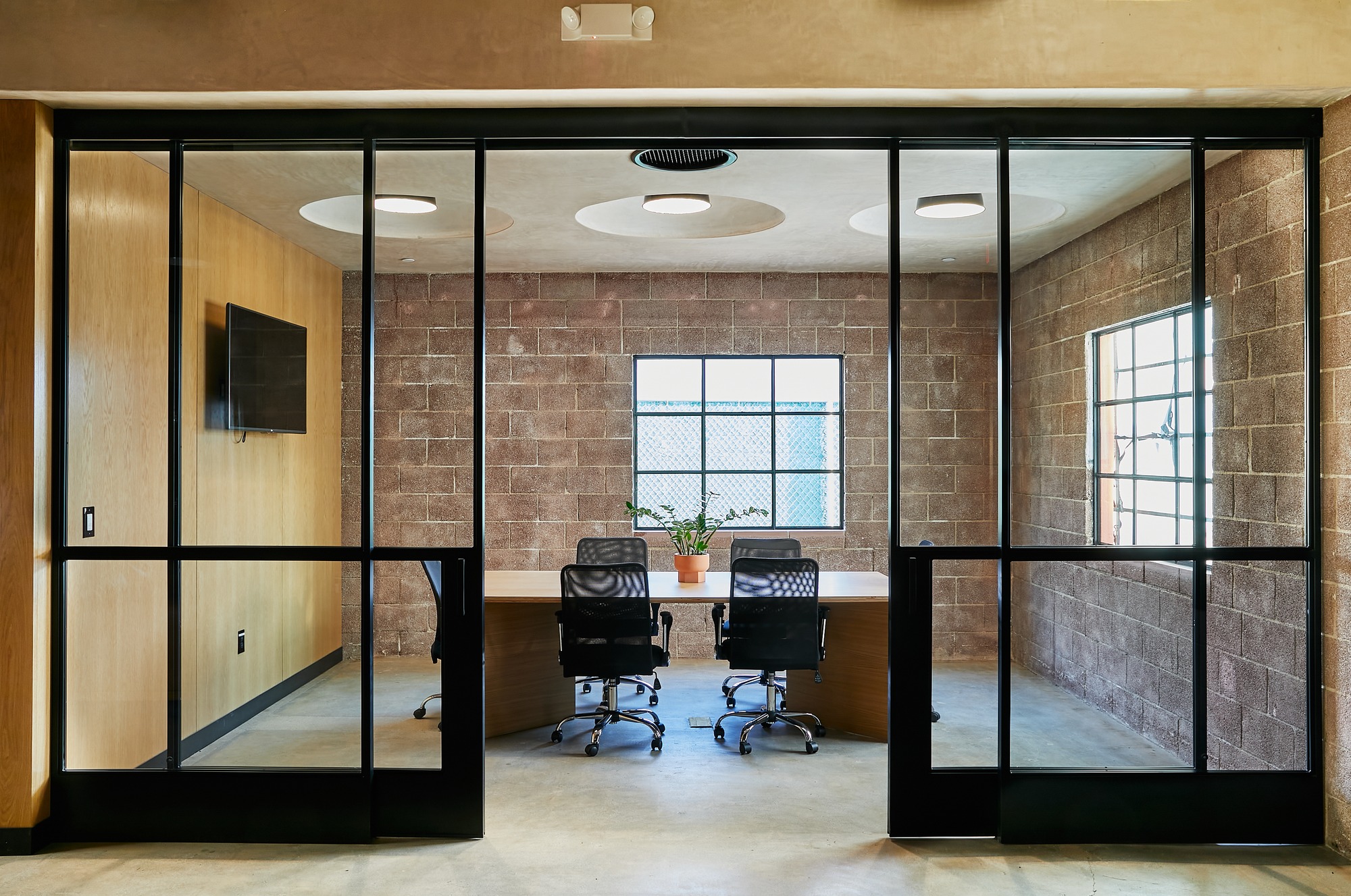 Gallery of Lazy Eye Studio / Wick Architecture & Design + LAND Design ...