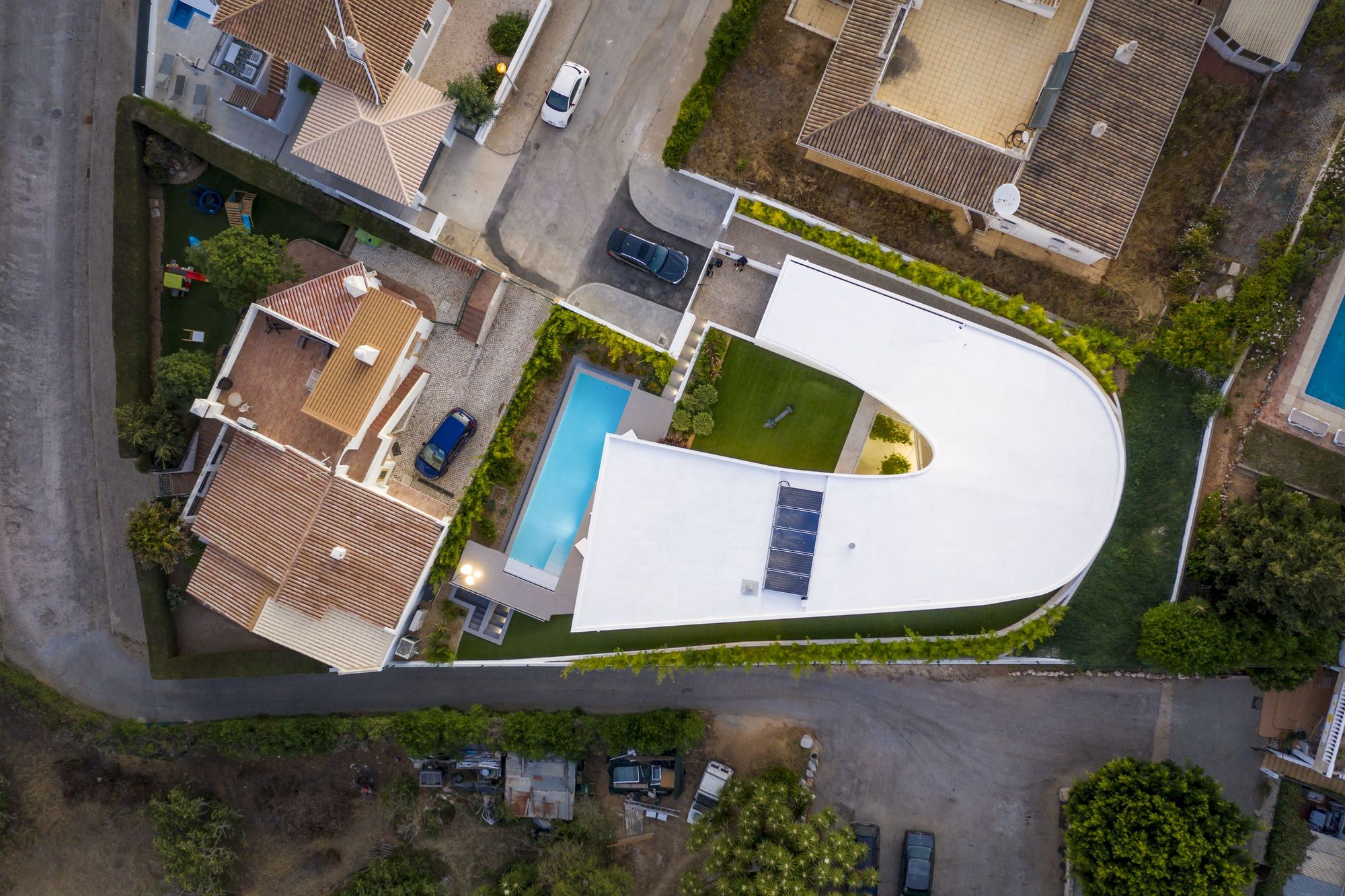 Gallery of Dorfler House / Vitor Vilhena Arquitectura - 7