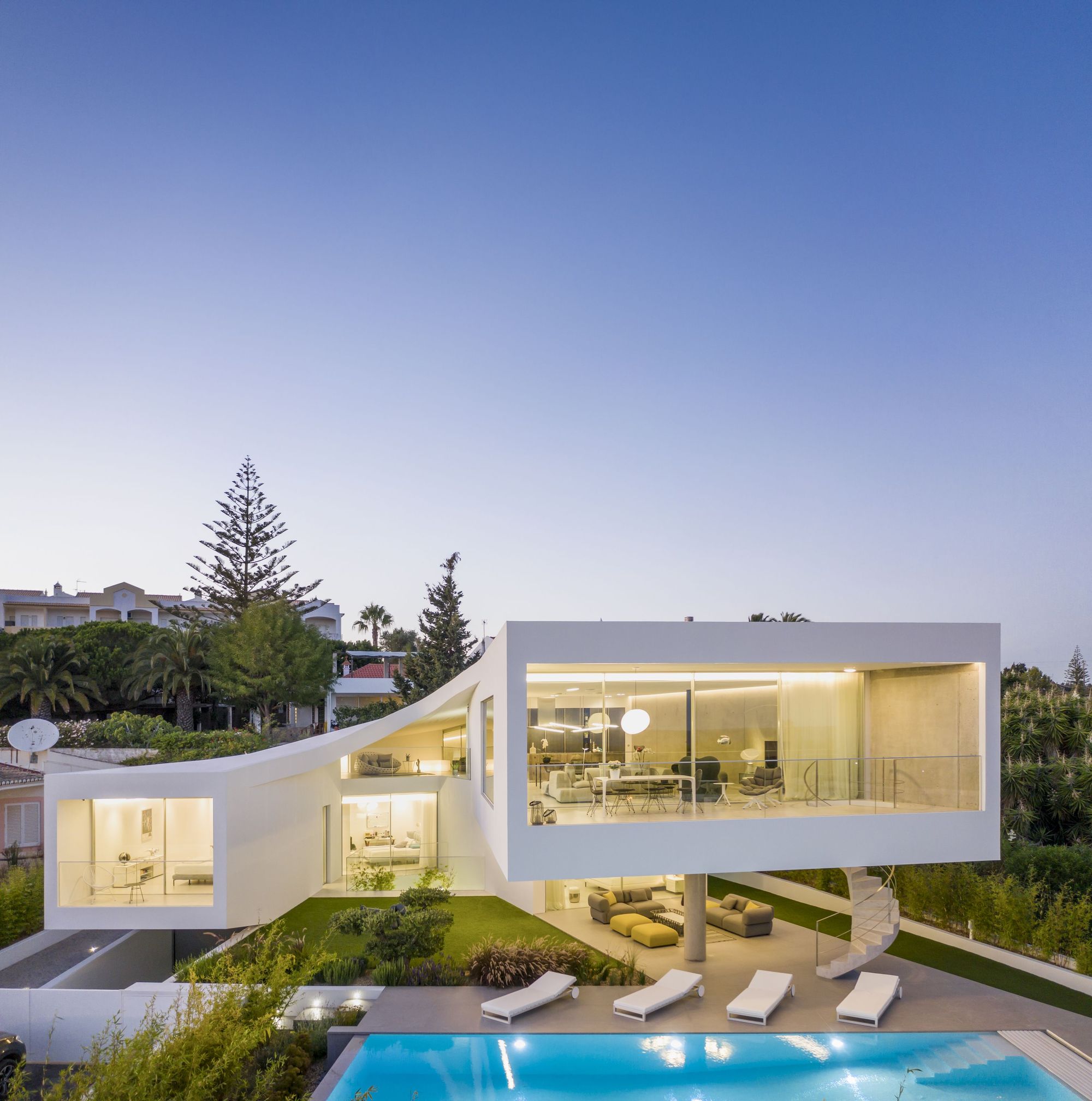 Gallery of Dorfler House / Vitor Vilhena Arquitectura - 8
