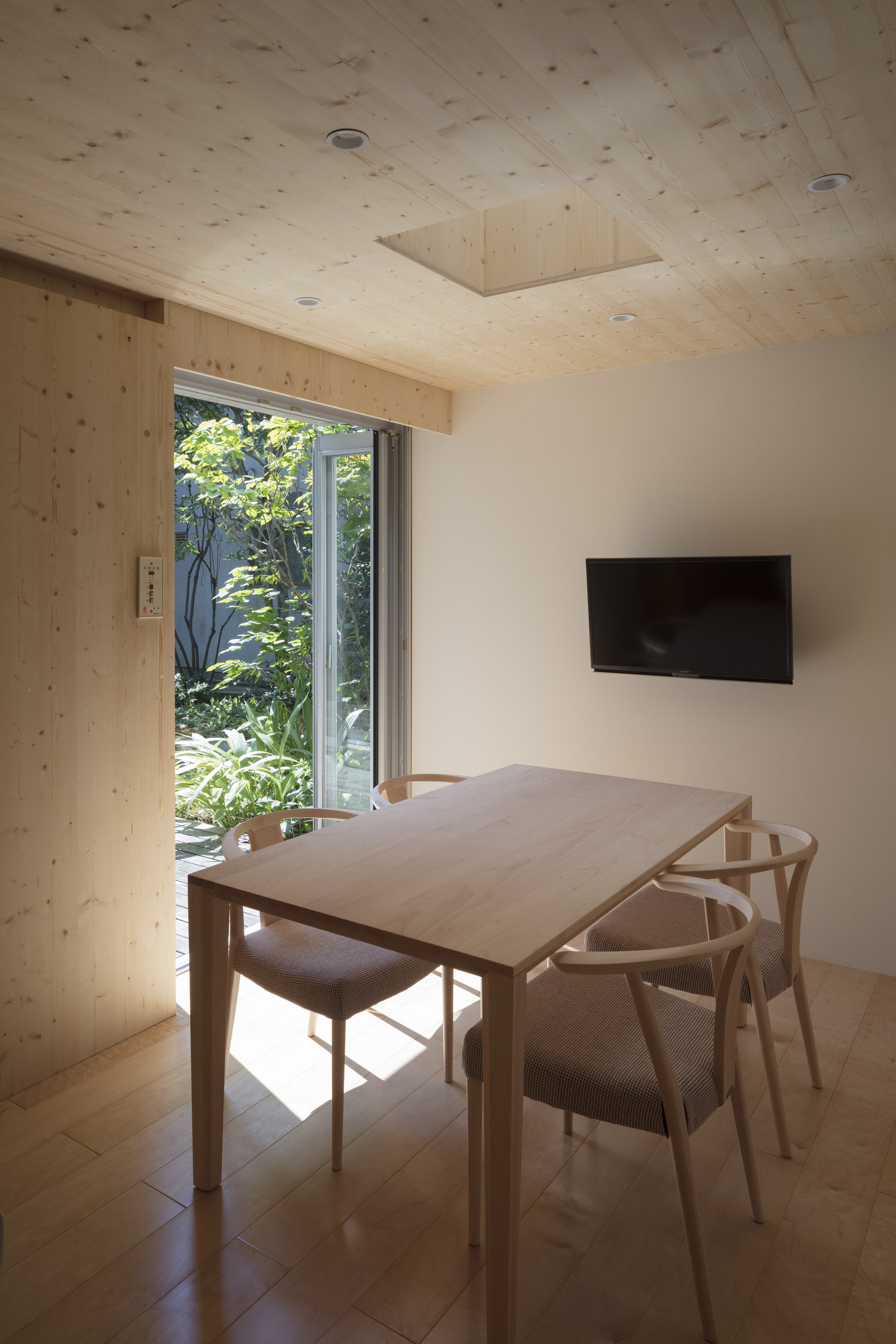 Gallery of Continuous Plate House 2.0 / F.A.D.S. - 7