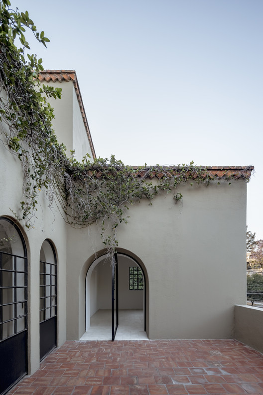 Aranguren House Rehabilitation / COA Arquitectura + Luis Aldrete ...