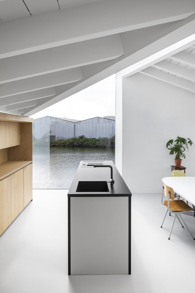 Gallery of Floating Home / i29 interior architects - 31