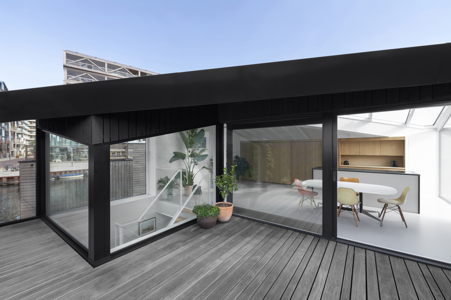 Gallery of Floating Home / i29 interior architects - 22