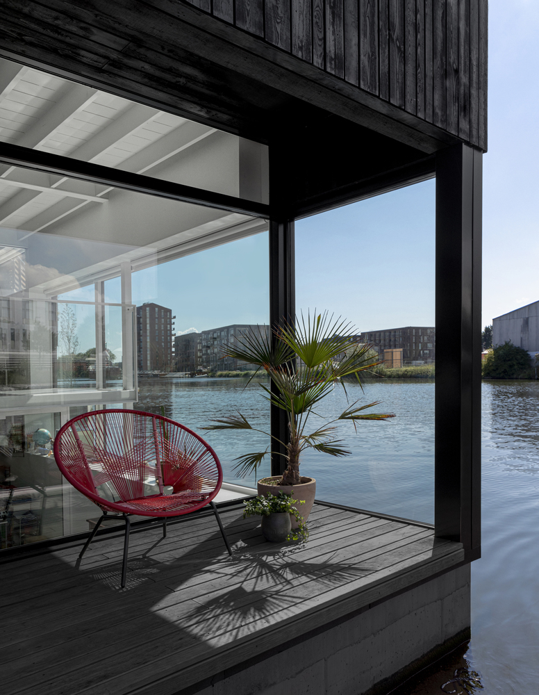 Gallery of Floating Home / i29 interior architects - 23