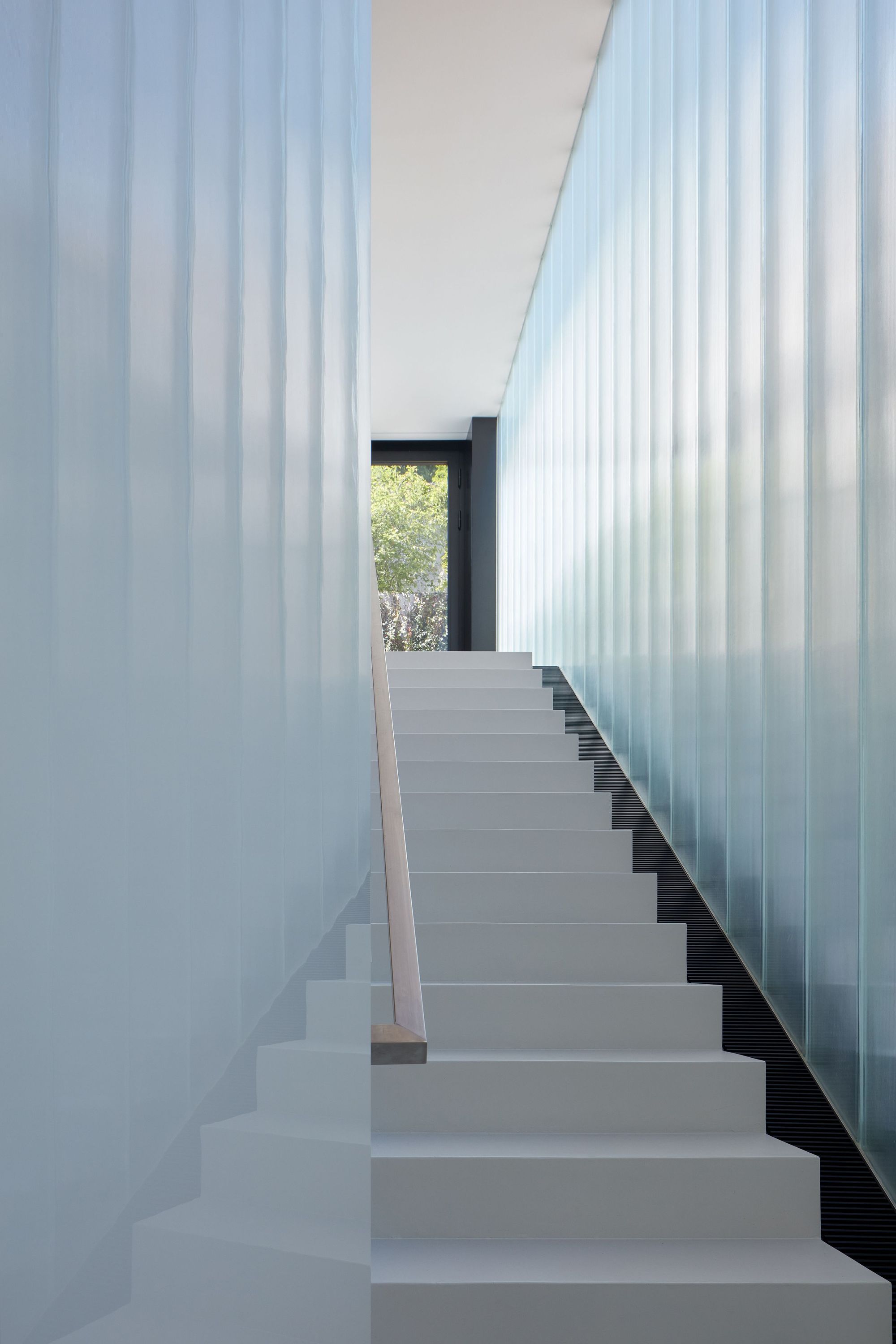 Gallery of Family House in the River Valley / Kuba & Pilar architekti - 15