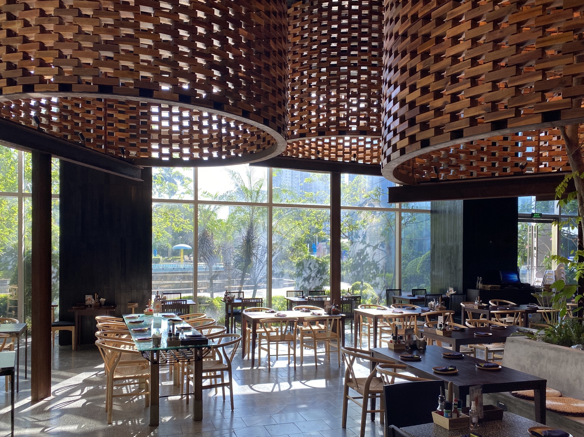 Gallery of Pizza 4P’s Restaurant Landmark 72 / ODDO architects - 7