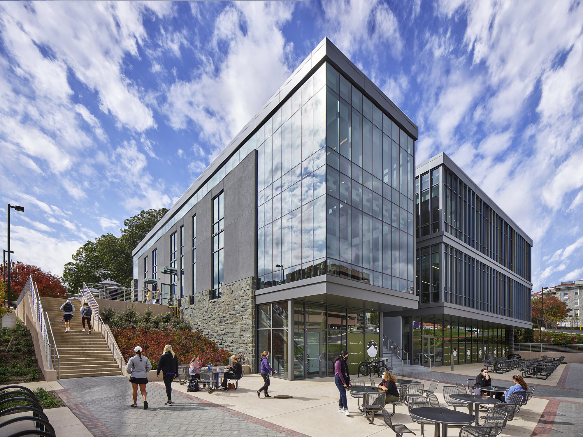 Gallery of James Madison University, Dukes Dining Hall / Perkins&Will - 2