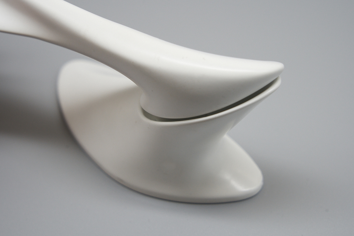 Gallery of Seamlessly Continuous: NEXXA, A New Door Handle by Zaha ...