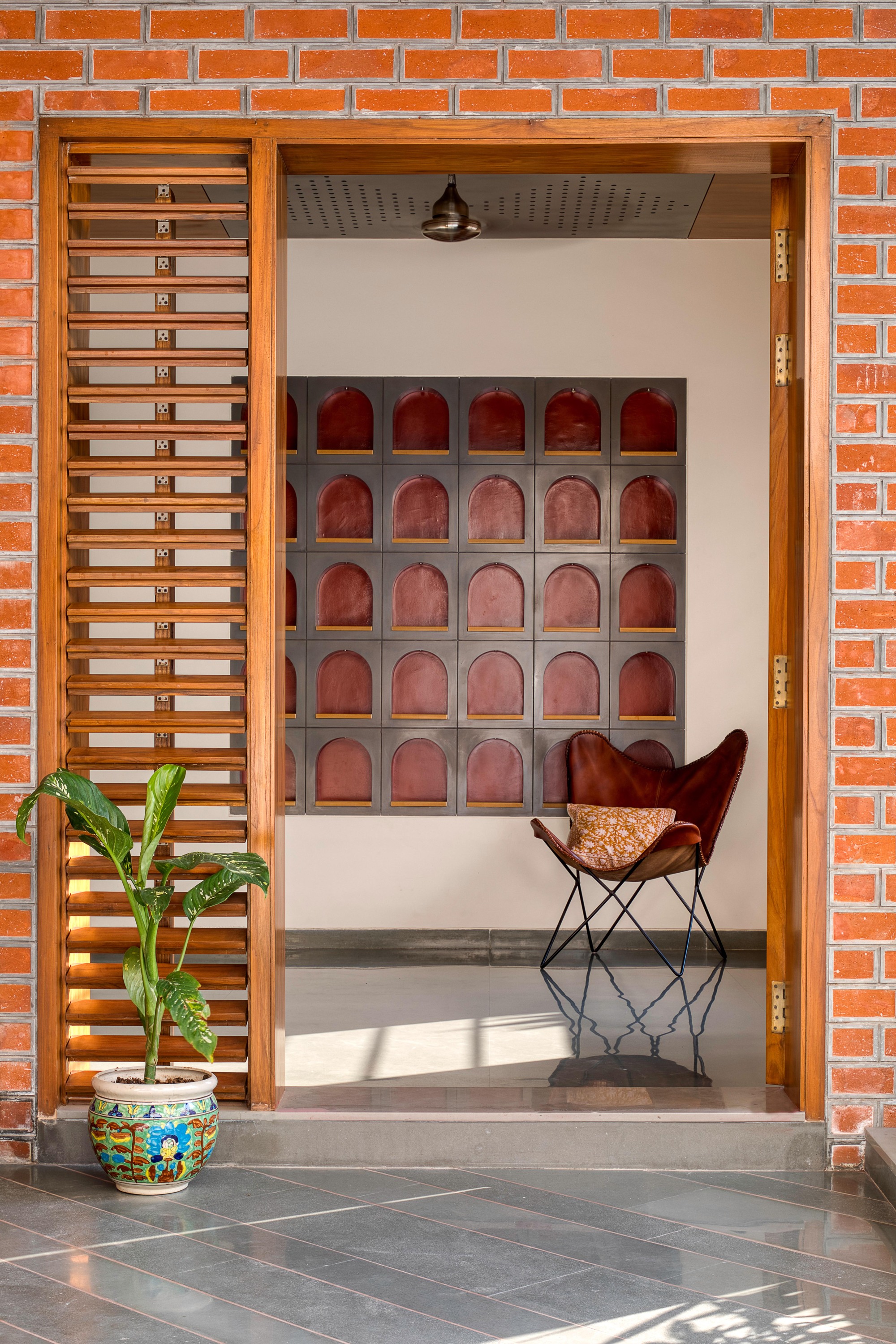 Gallery of Brick Screen House / MS DESIGN STUDIO - 18