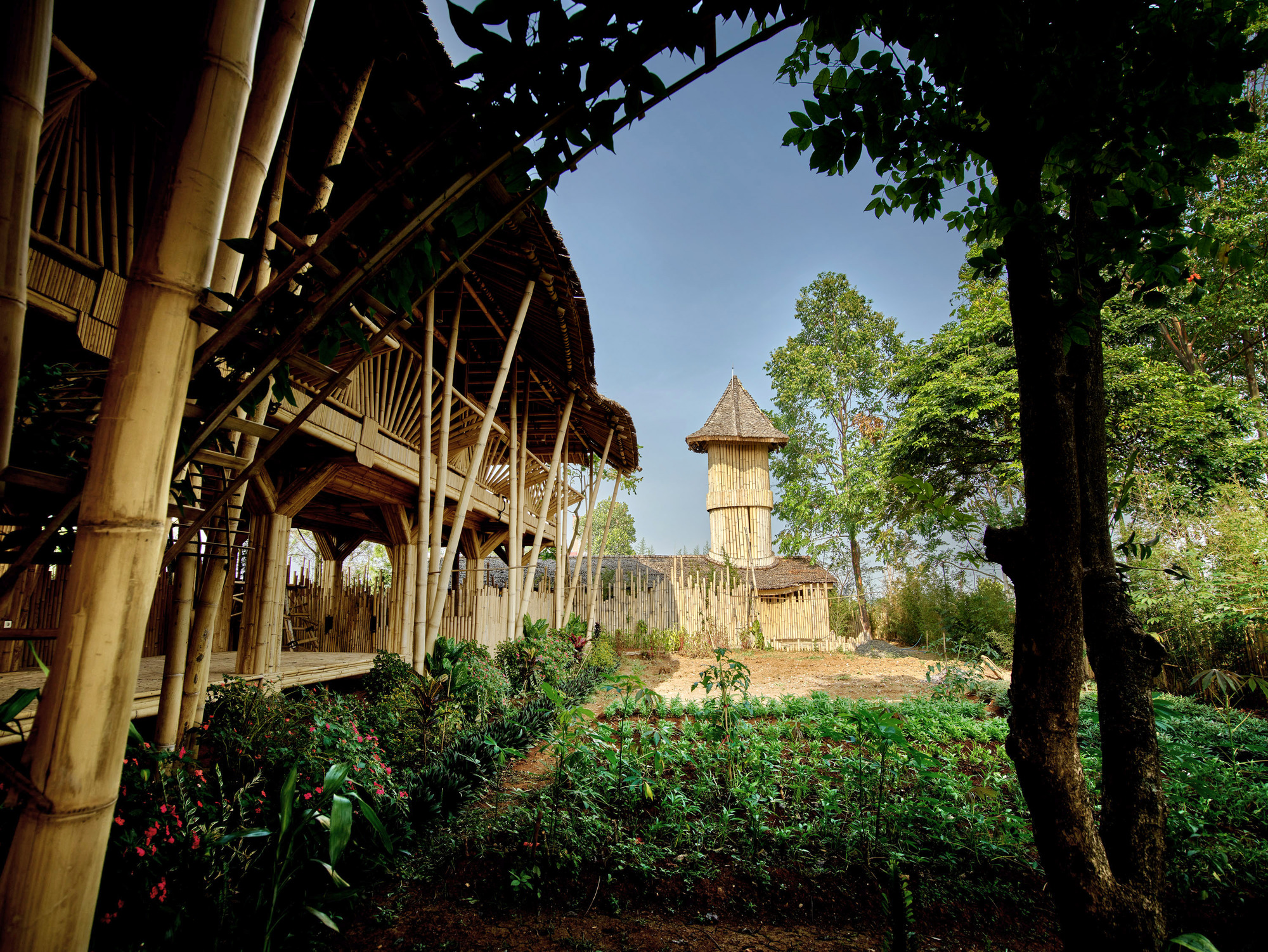 Gallery of Piyandeling Artisan Residence and Workshop / Realrich ...