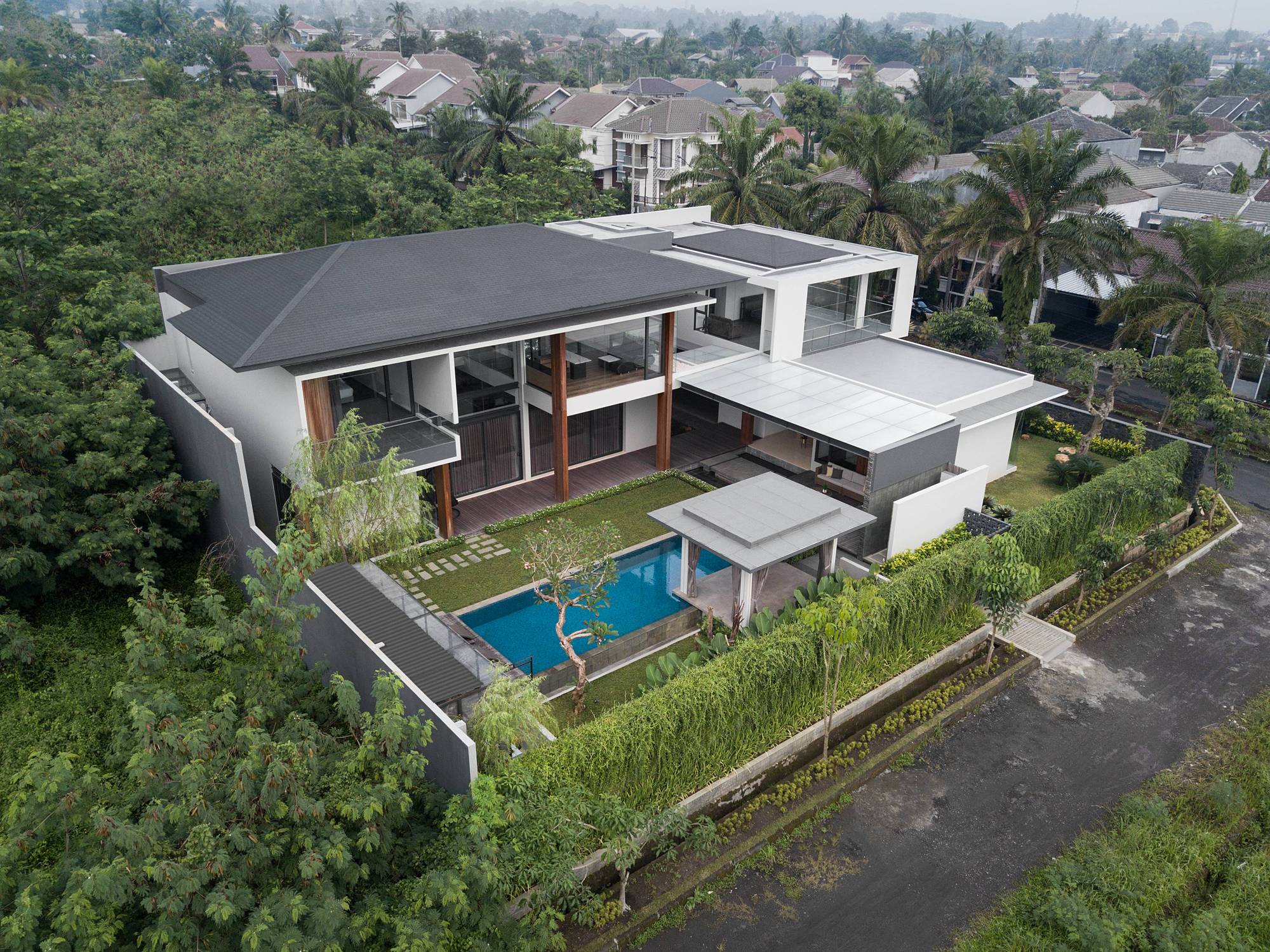 Gallery of HP House / Rakta Studio - 9