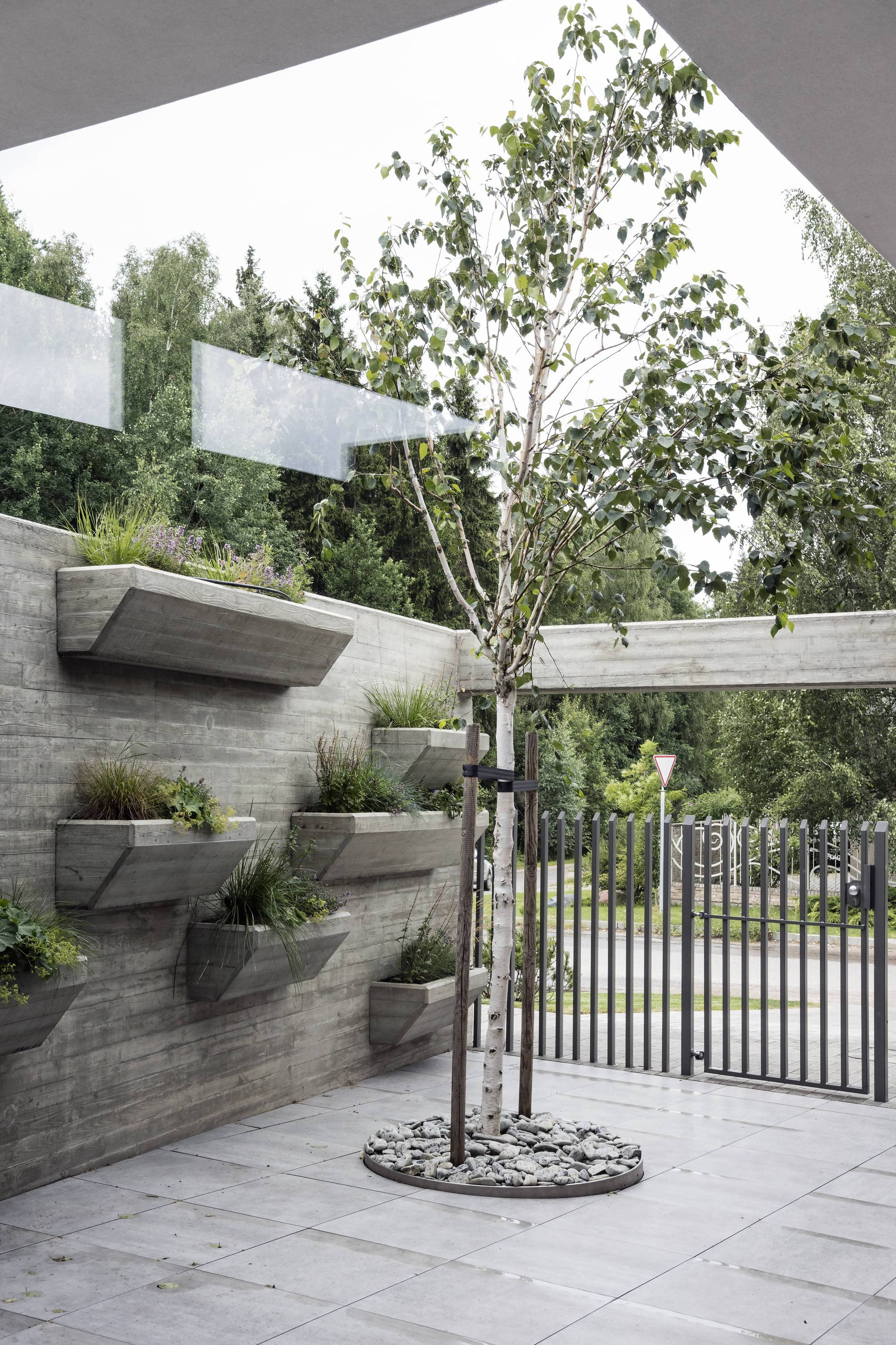 Gallery of Where the Roads Meet House / arches - 5