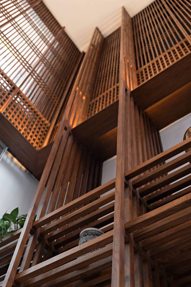 Gallery of Between 2 Courtyards House / eben - 18