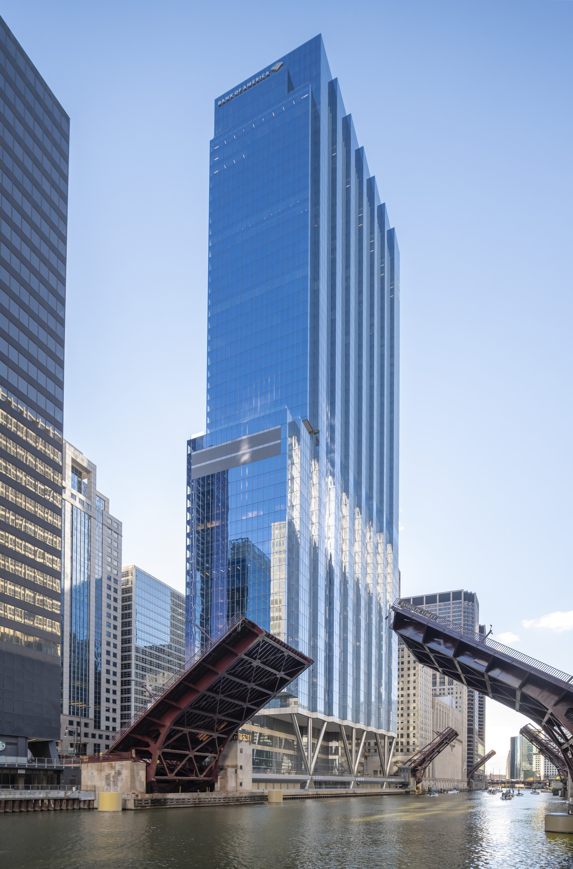 Gallery of 110 North Wacker Drive Office Building / Goettsch Partners - 8