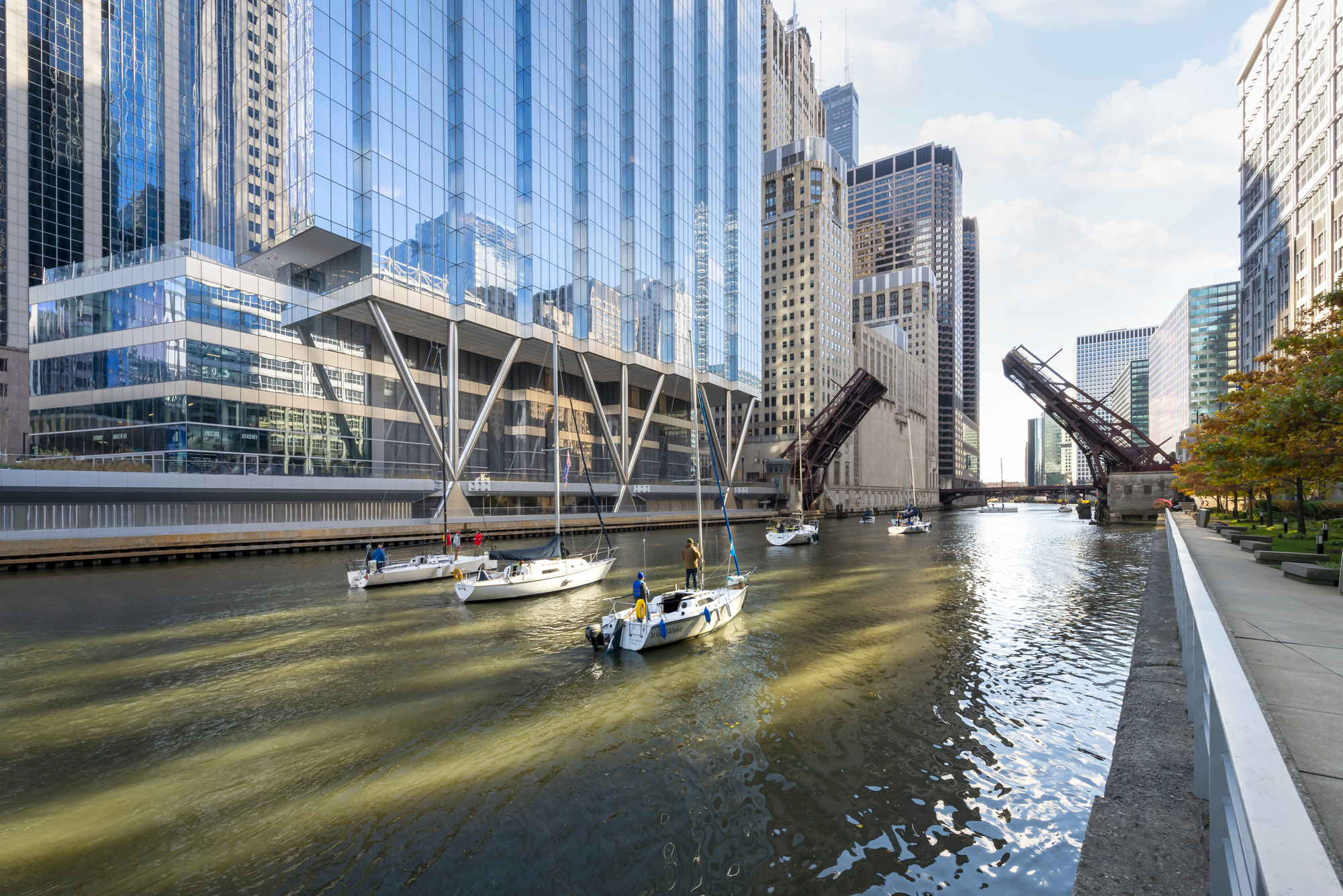 Gallery of 110 North Wacker Drive Office Building / Goettsch Partners - 3