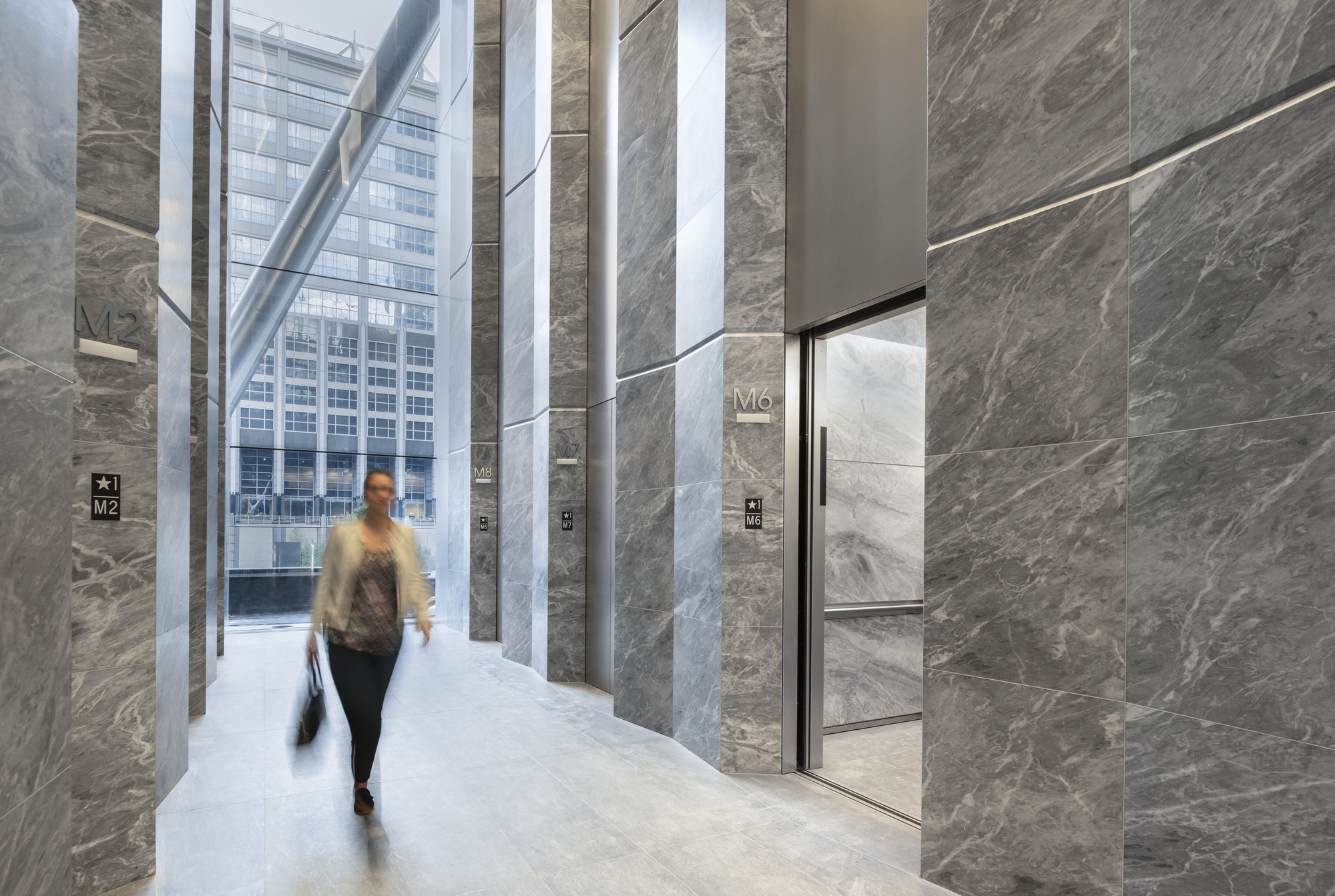 Gallery of 110 North Wacker Drive Office Building / Goettsch Partners - 4