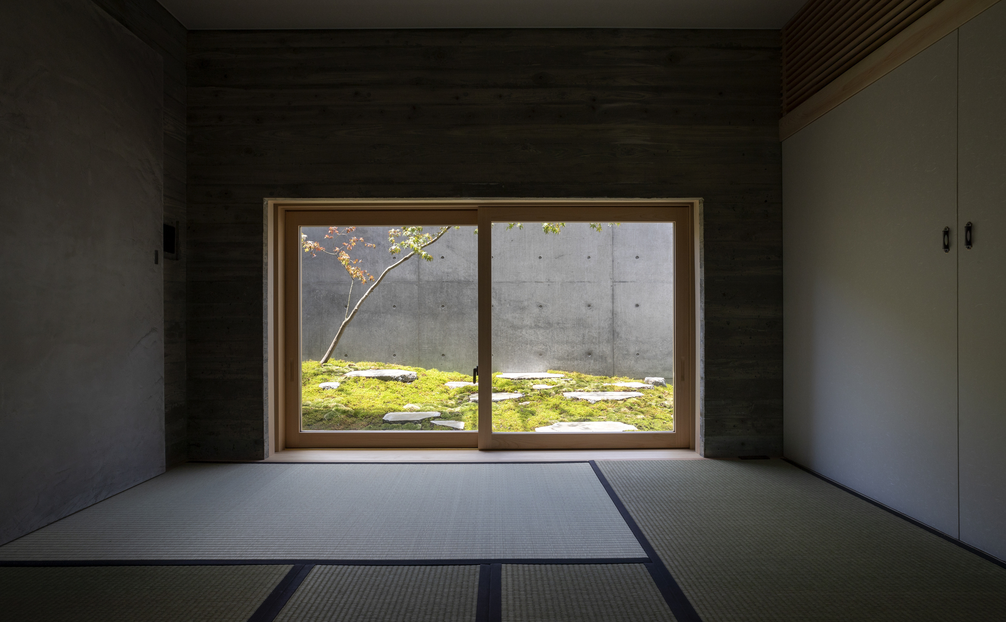Gallery of Concrete Shell House / IKAWAYA Architects - 18