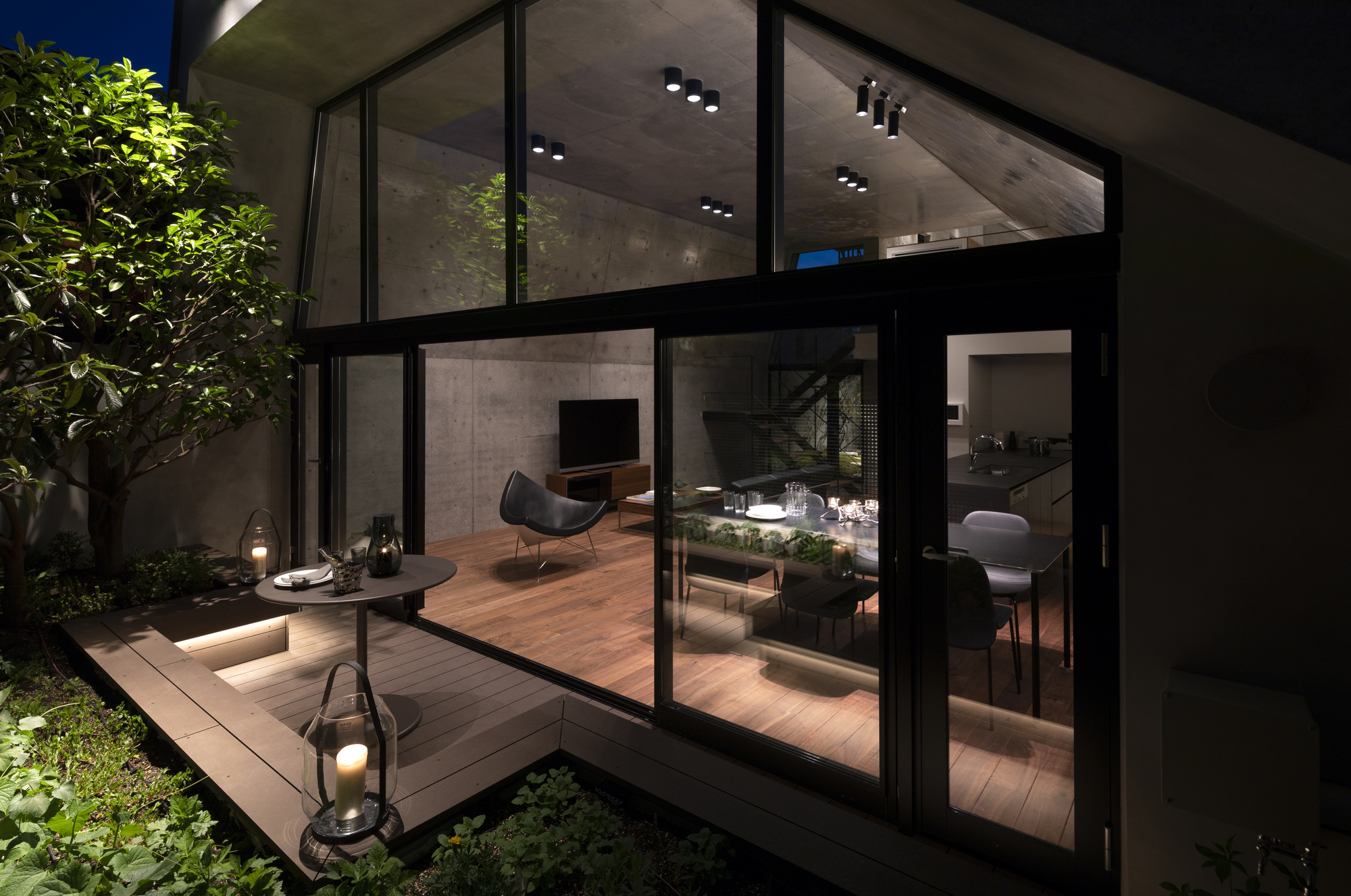 Gallery of Concrete Shell House / IKAWAYA Architects - 10