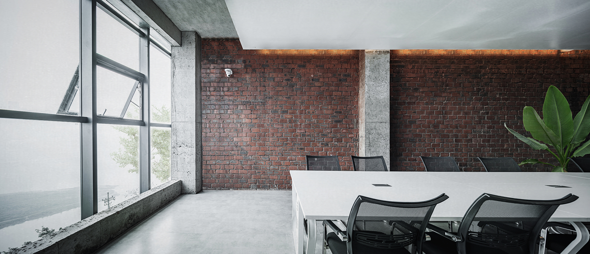 Gallery of Office Renovation in Old Factory / Qing Studio - 18